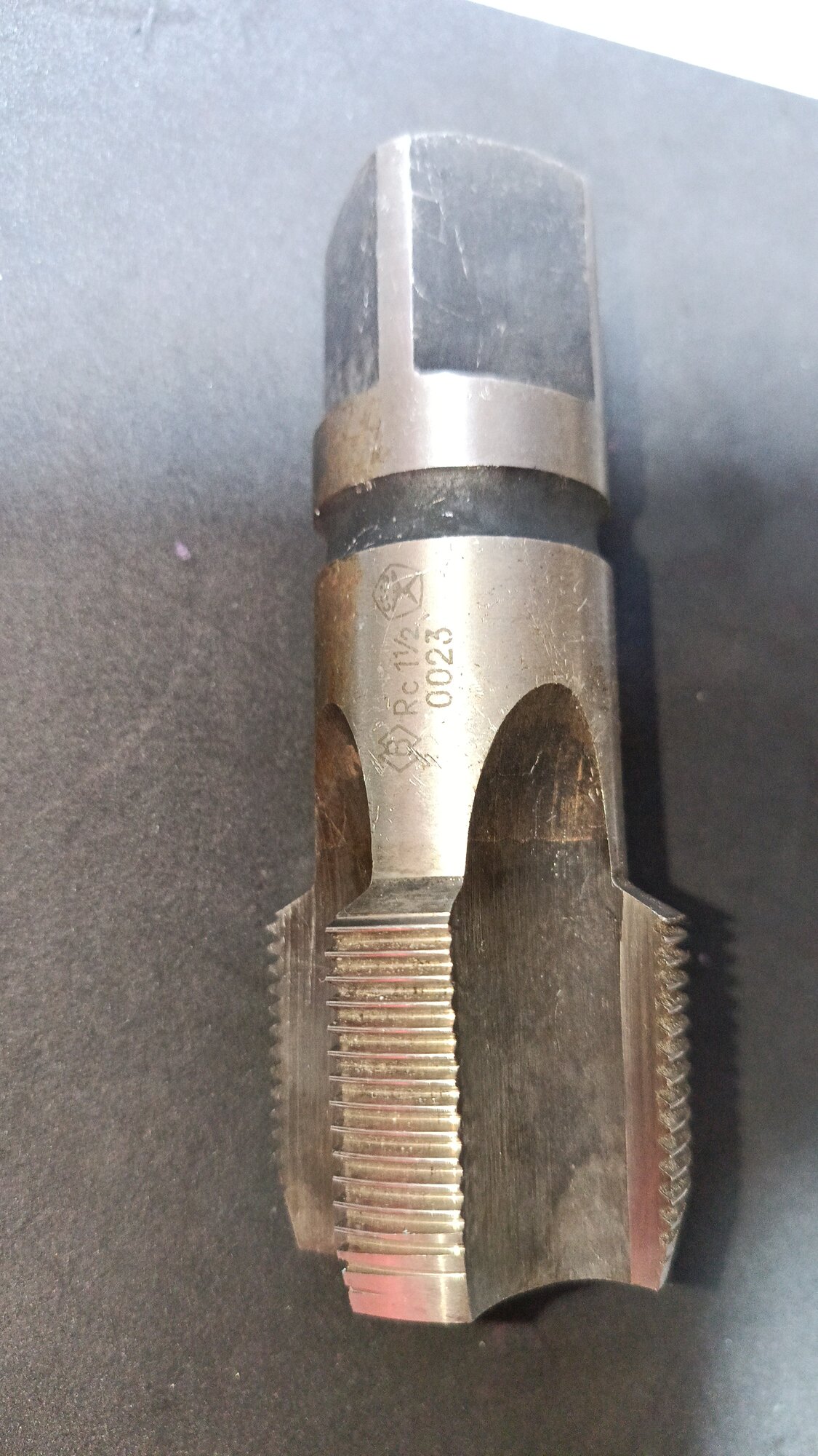 Метчик конический м/р Rc 11/2" 0023 Р6М5