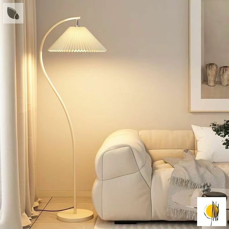 Эксклюзивный торшер в ретро стиле с S образной стойкой и плиссированным абажуром