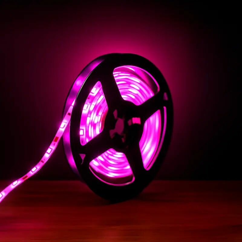 Фитолента, 1 м, 60 LED, USB-кабель (80 см), для рассады и растений обладает особым спектром свечения с преобладанием синего и красного цветов.