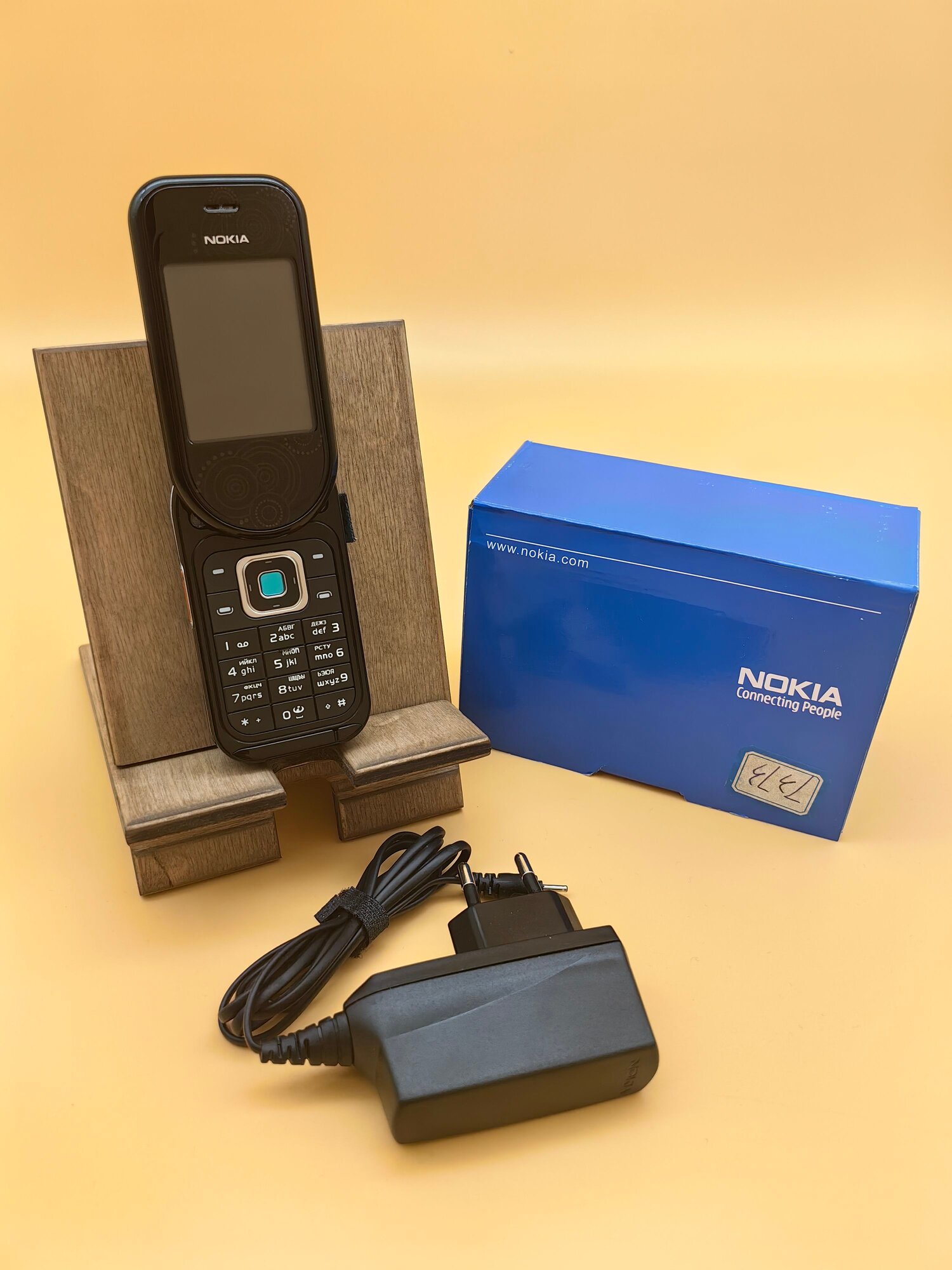 Мобильный кнопочный телефон Nokia 7373, Черный