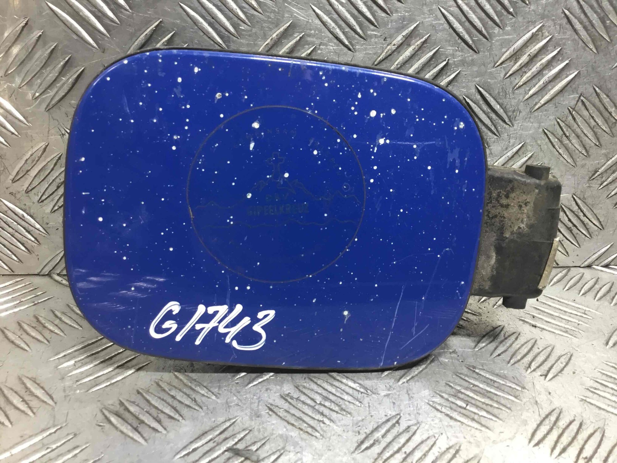 Б/У Лючок топливного бака Volkswagen Golf 4 поколение (1997-2004) 2000 г.