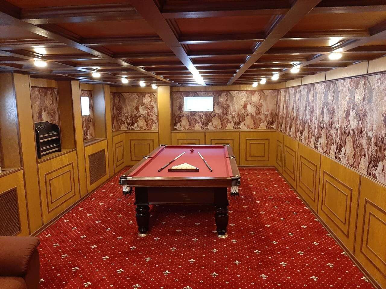 Бильярдный стол Бигль Штольц, 8 футов, для американского пула или русской пирамиды.