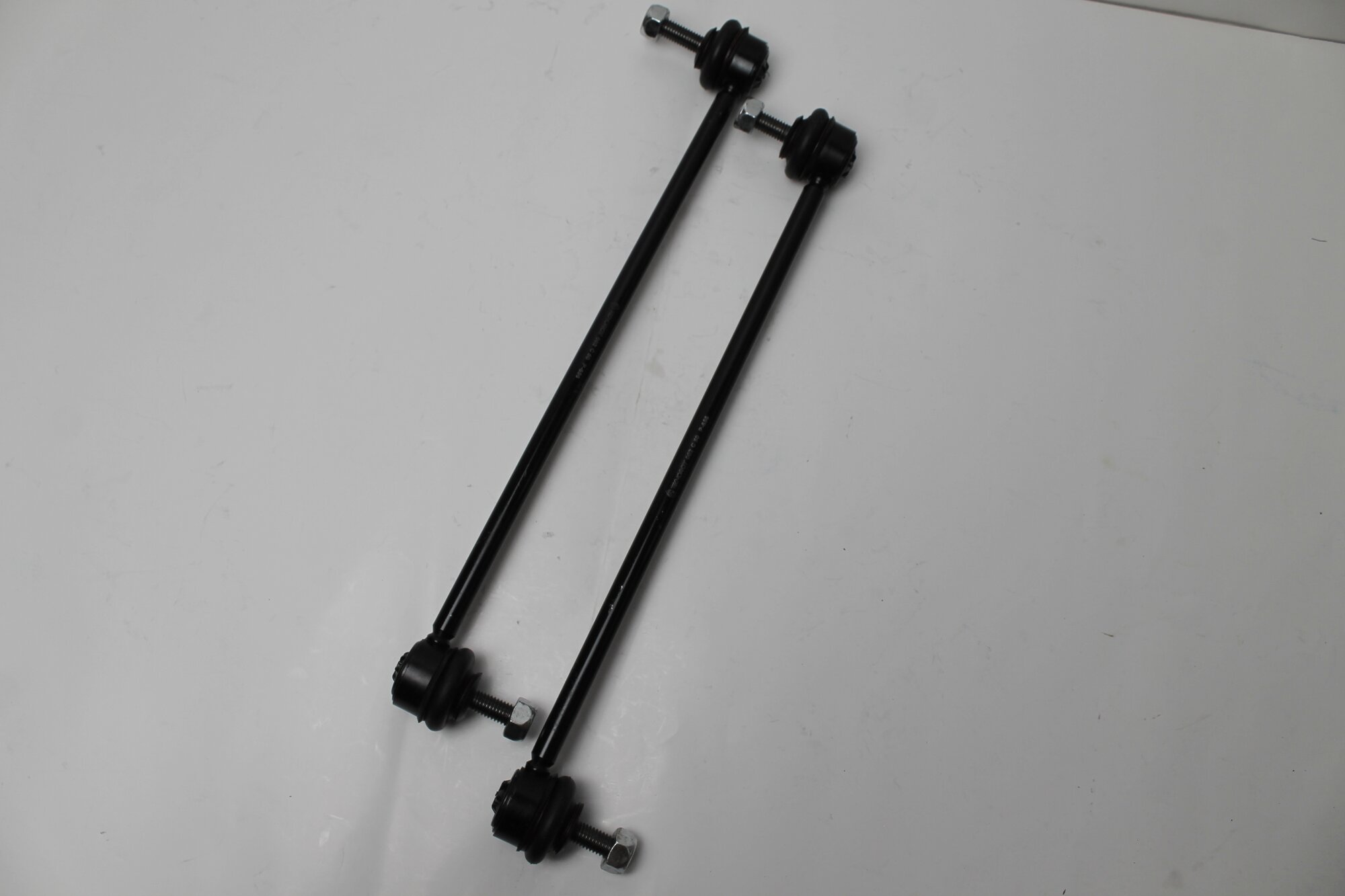 Комплект передних стоек стабилизатора CITROEN C4 B7/Picasso 2/C5 Aircross 1 PEUGEOT 3008 1/2, 308 T7