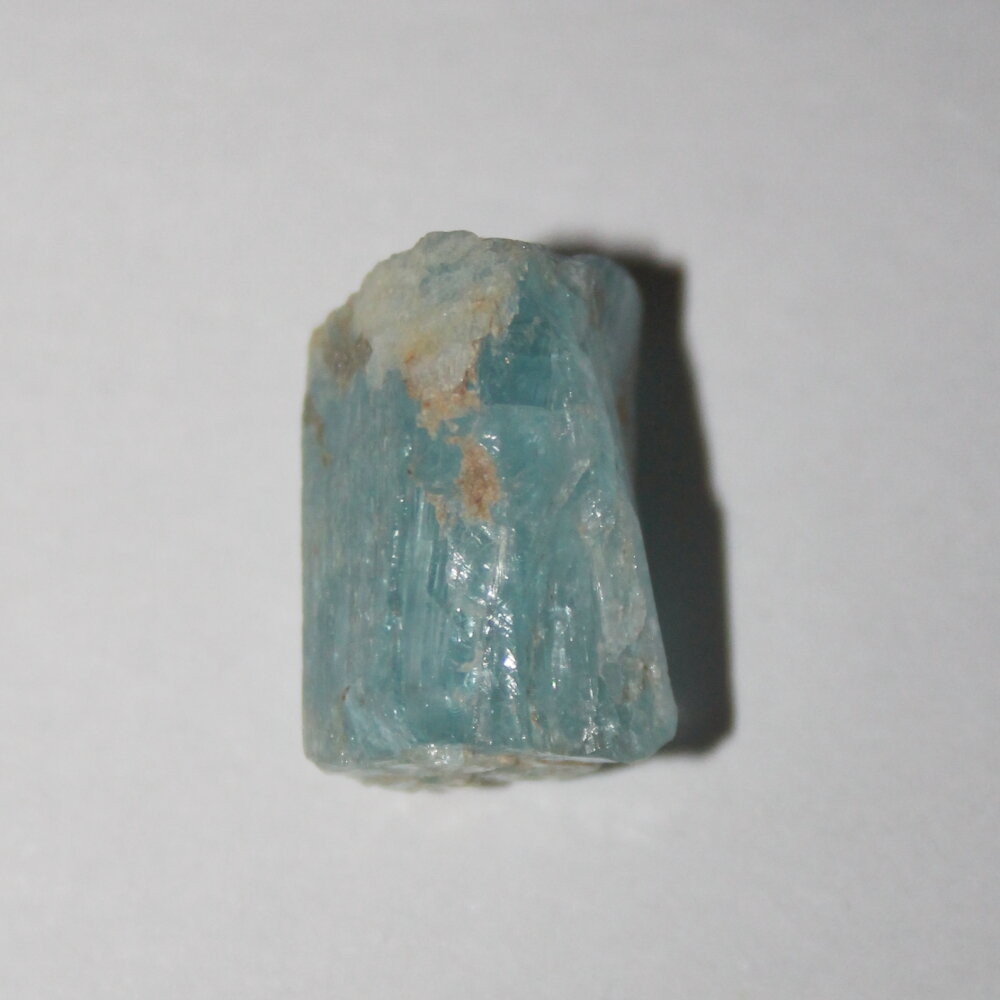Кристалл сибирского аквамарина, голубого берилла, коллекционный образец, 15х10х10 мм, "True Stones"