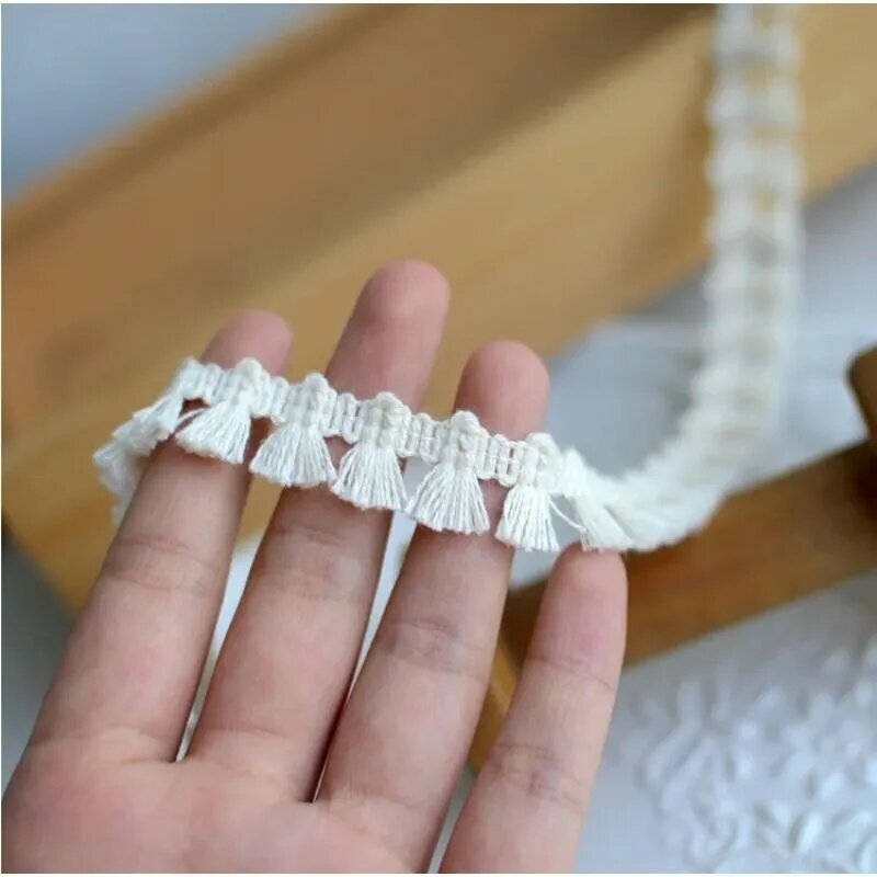 Дополнительный материал для диванов из ткани: бахрома из 100 % хлопка, цвета неочищенного риса, длиной 2 м и шириной 1,5 см