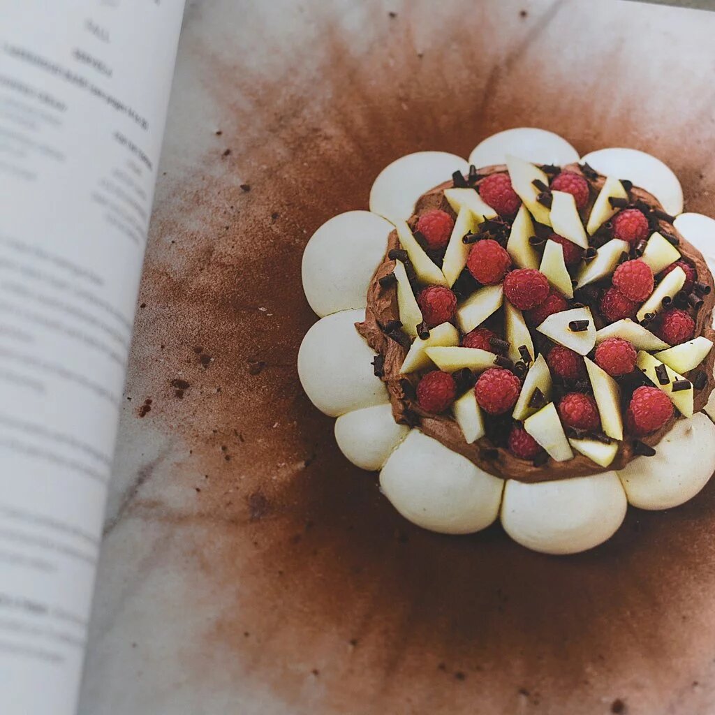 Pavlova: Favorite Recipes from La Meringaie