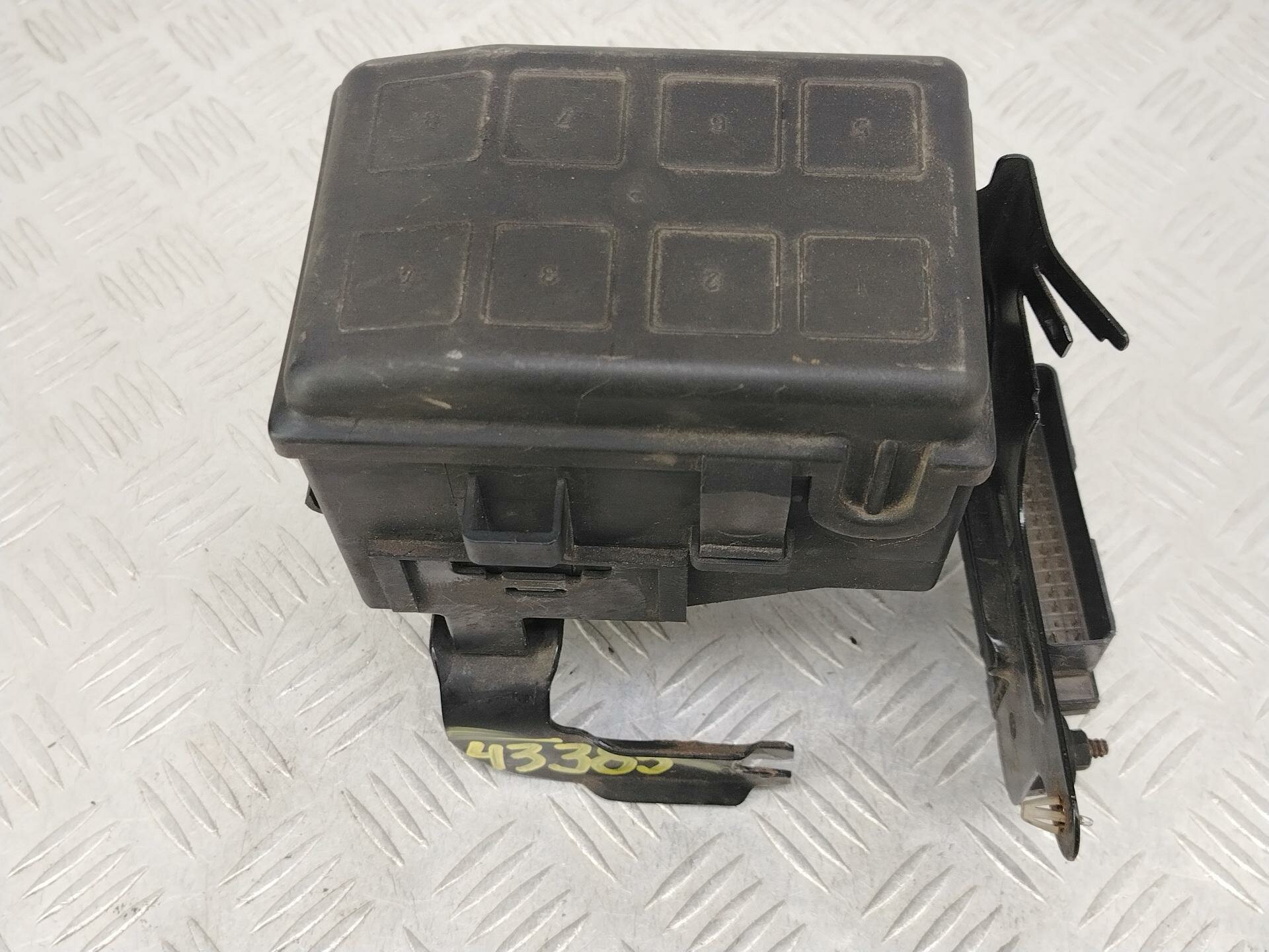 Блок реле Opel Zafira A рест. F75 2004 90560119