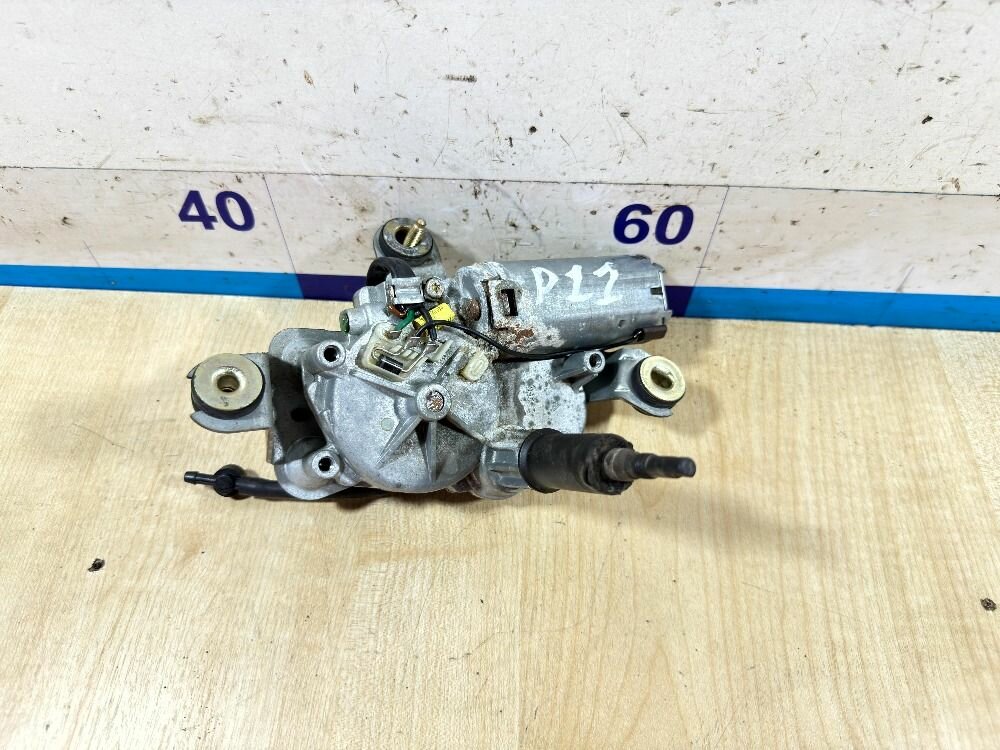 Моторчик стеклоочистителя задний Nissan Primera P1