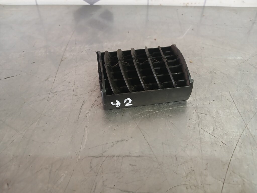 Дефлектор воздушный Audi 80 90 B3 86-91