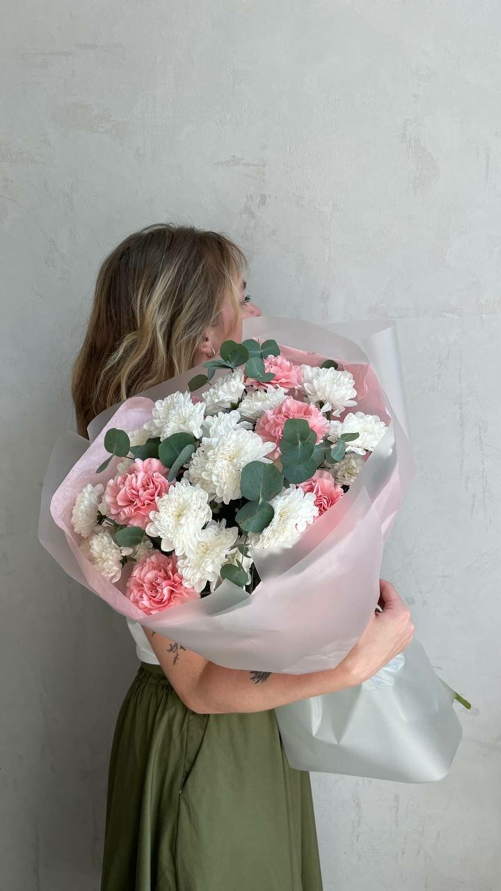 Букет Flower's Dance "Школьные мечты", гвоздика, хризантема кустовая, эвкалипт, 50см