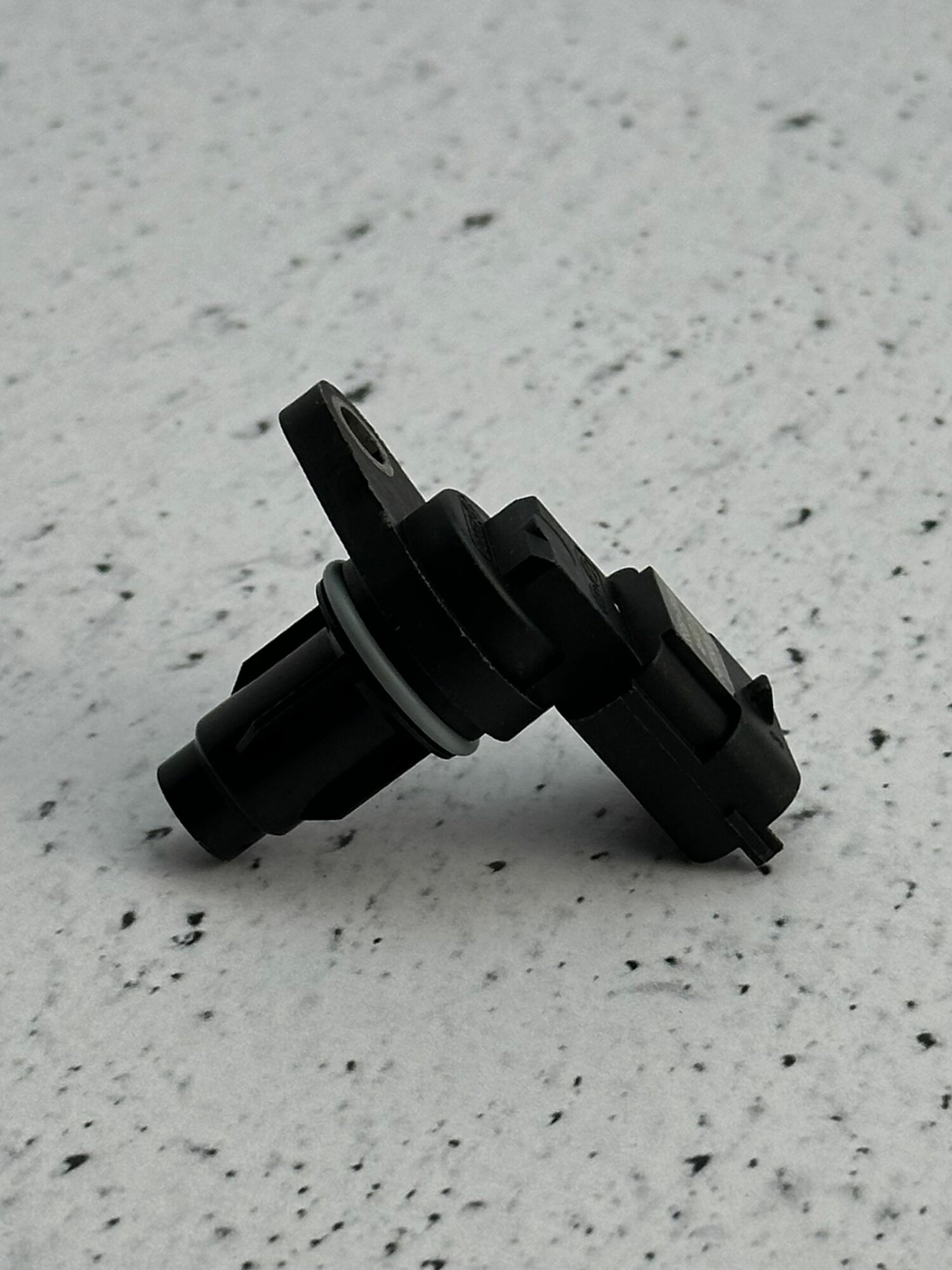 Датчик положения распредвала 393502B030