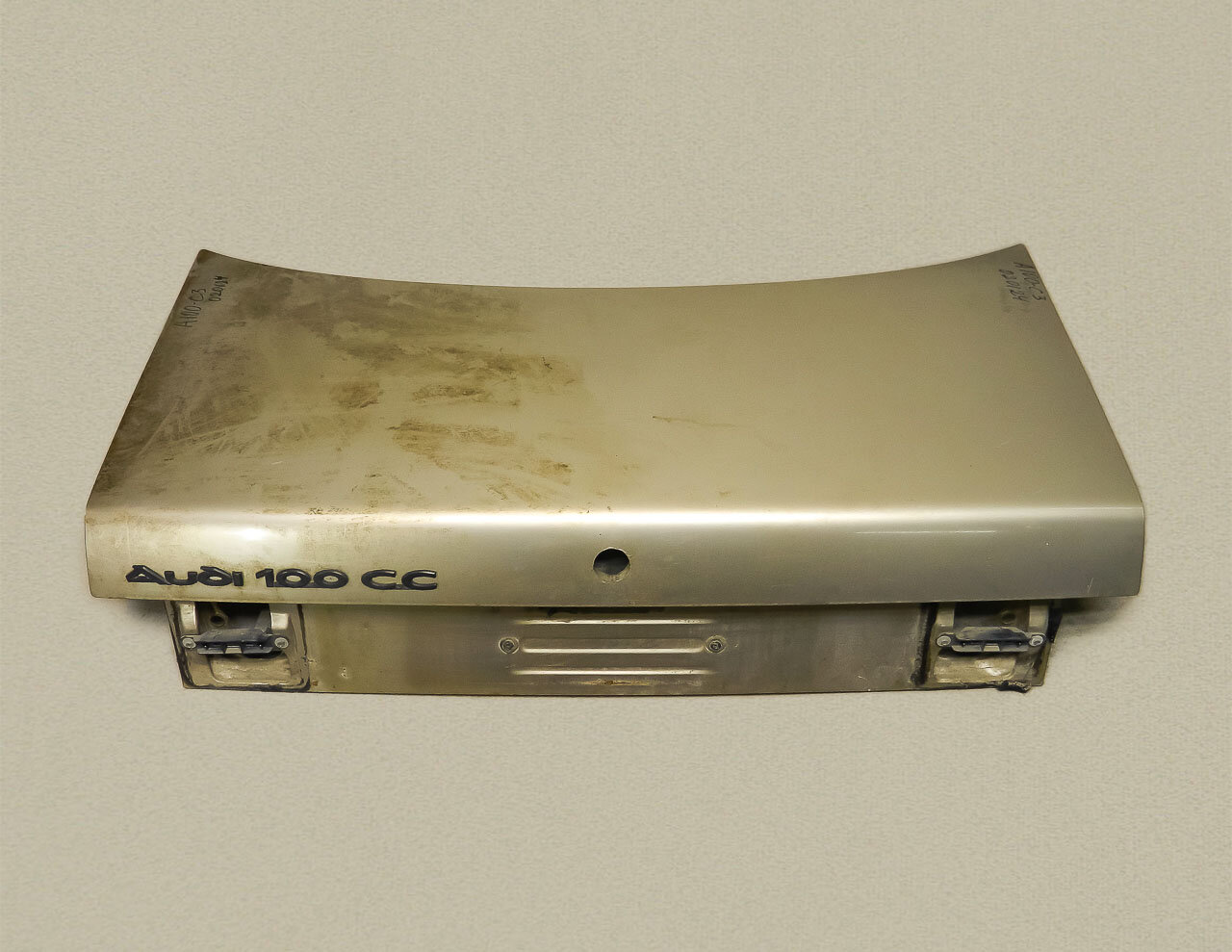 Крышка багажника Audi 100 C3 44 кузов