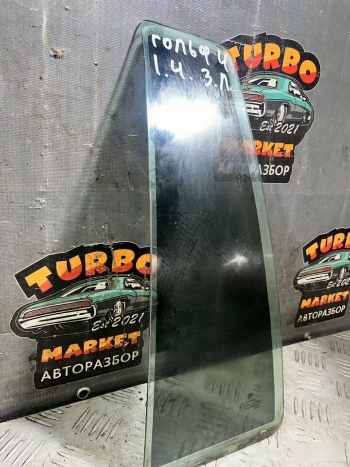 Стекло двери заднее левое Volkswagen Golf 4