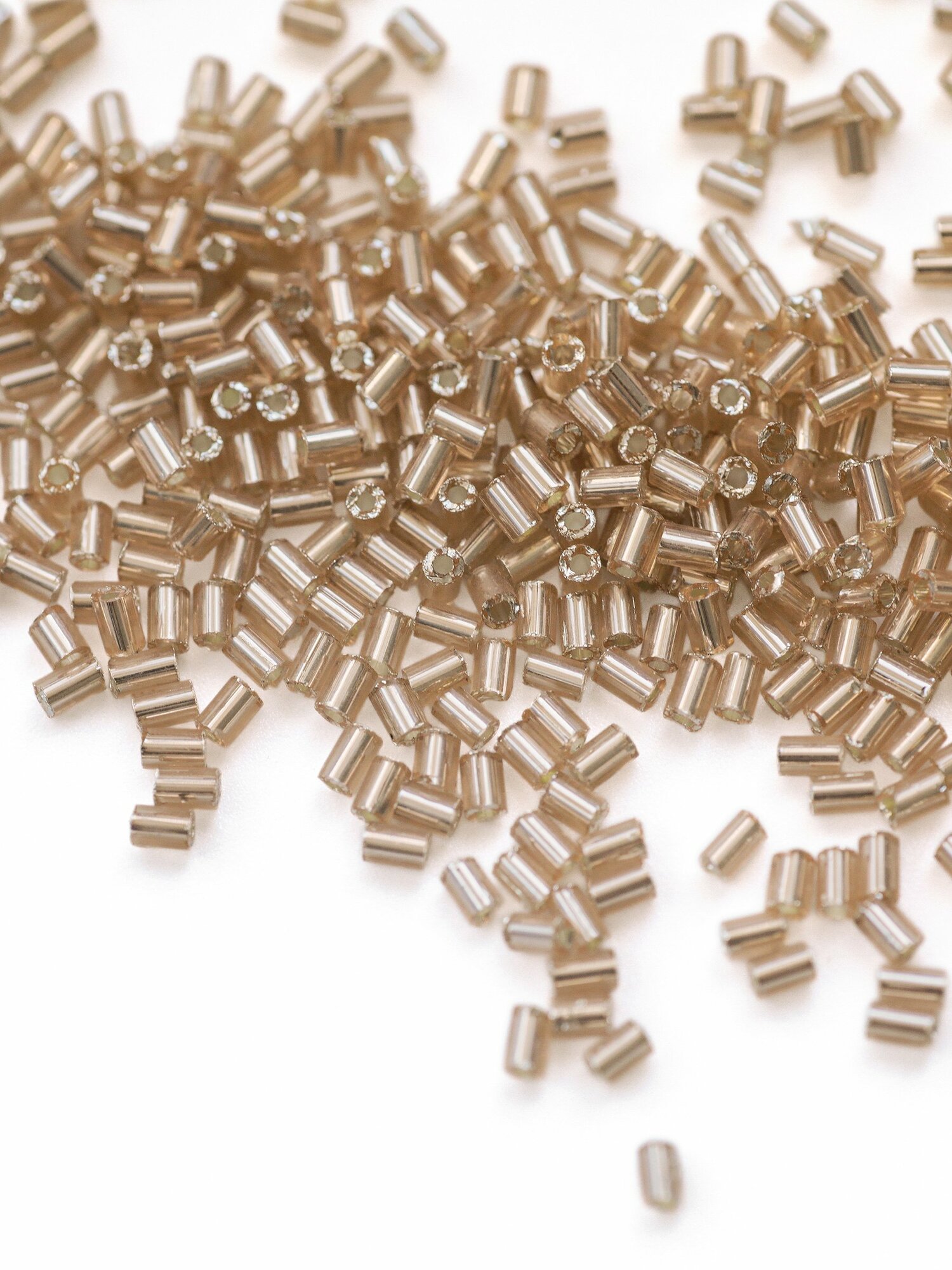 Бисер Радуга 70 гр рубка карамельный/серебрение