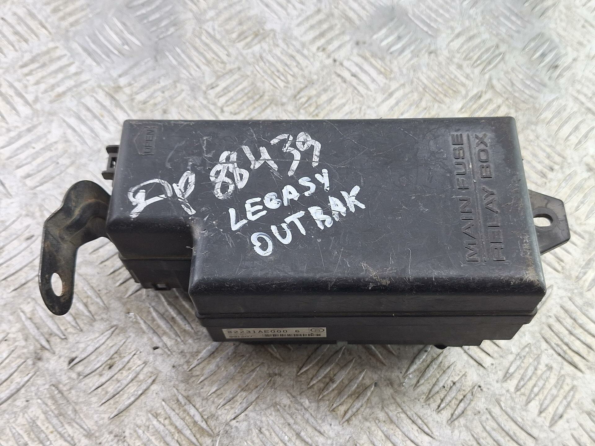 Блок предохранителей Subaru Outback 2 2001 82231AE0006