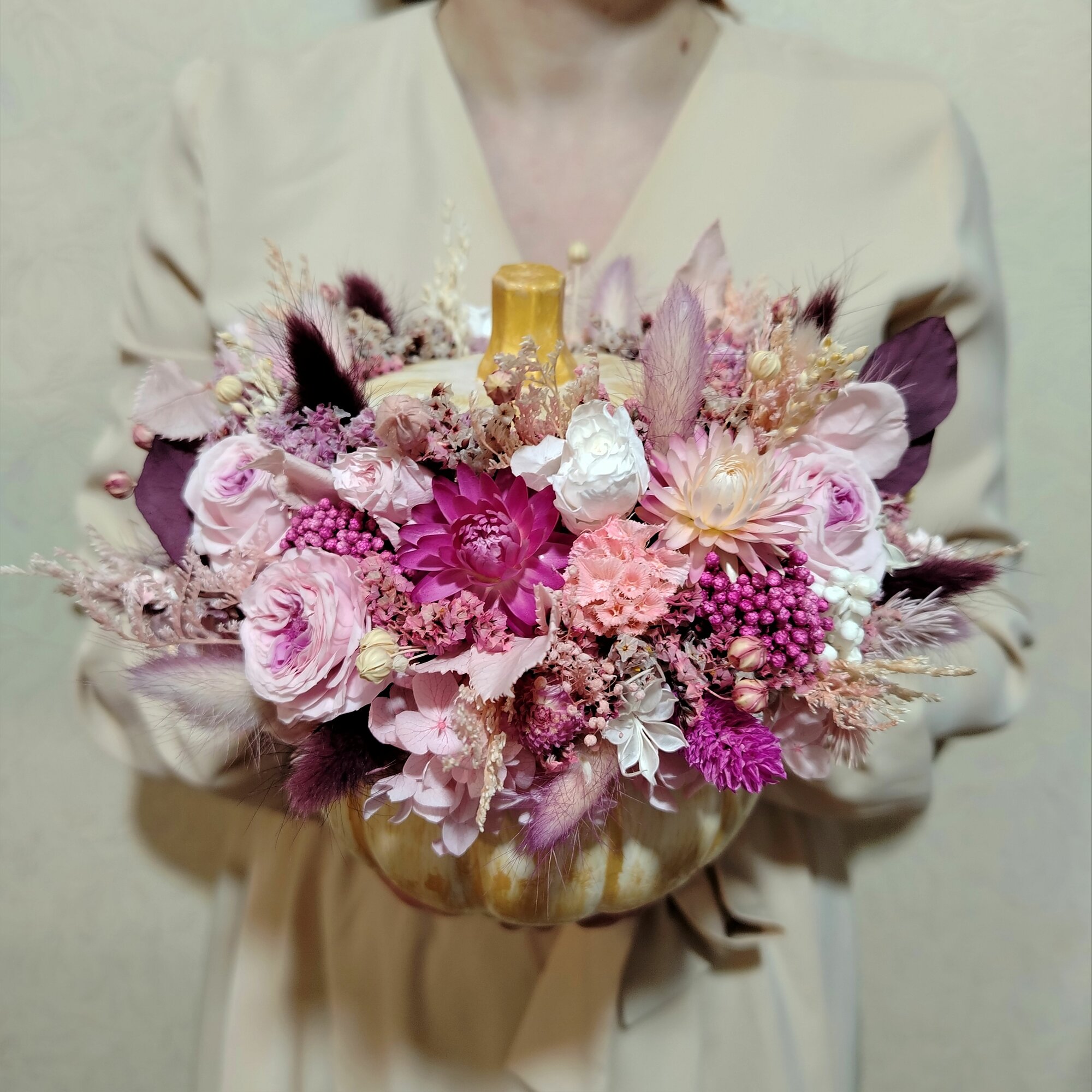 Розовая композиция Floral Accord "Гипсовая тыква", стабилизированные цветы, 20х16 см