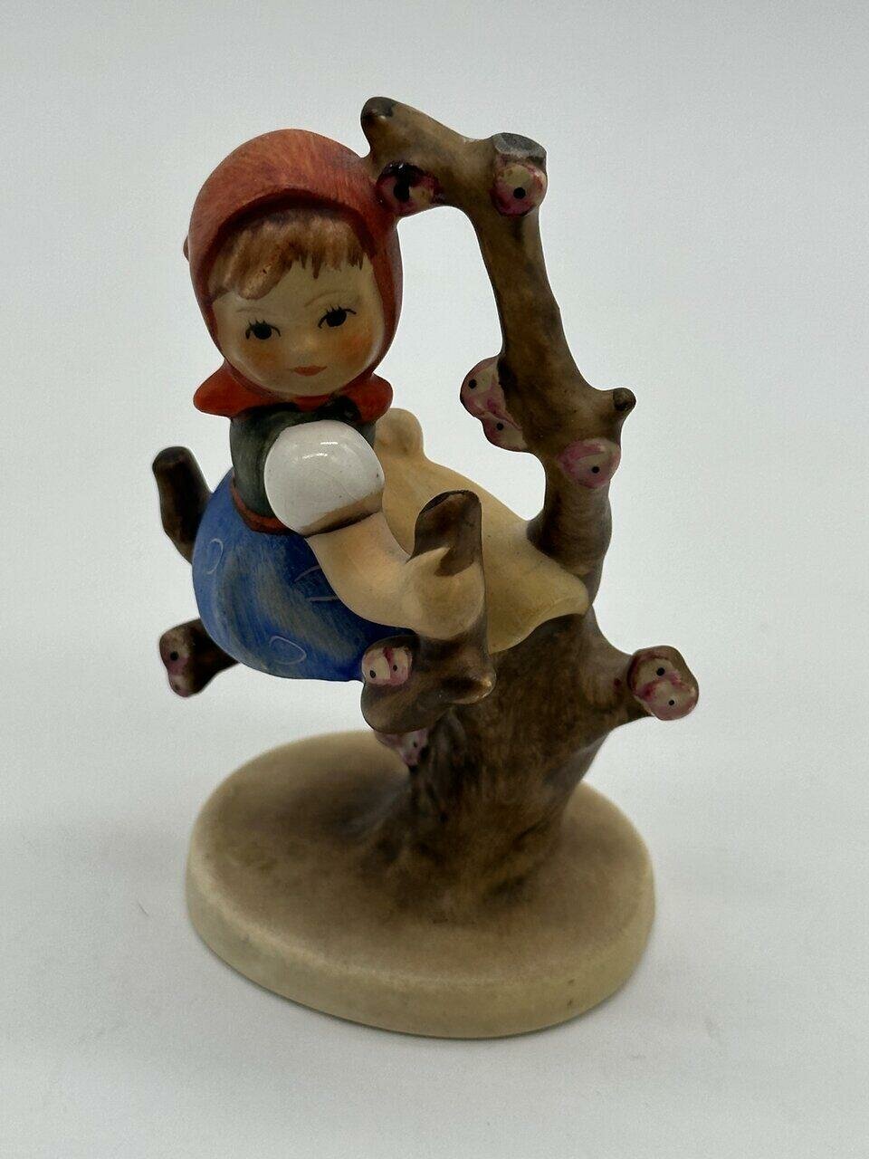 Статуэтка фарфор Hummel goebel Девочка на дереве фрг 1980 винтажная