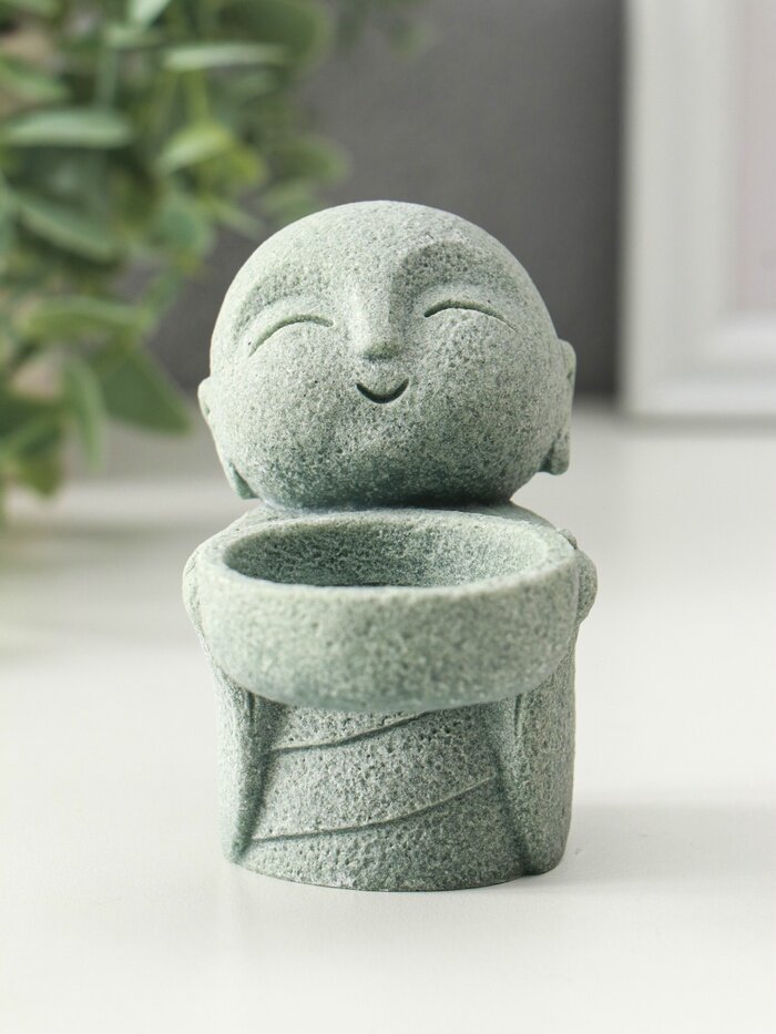 Подсвечник на 1 свечу песчаник «Маленький монах», d=4 см, 6×9×8.5 см