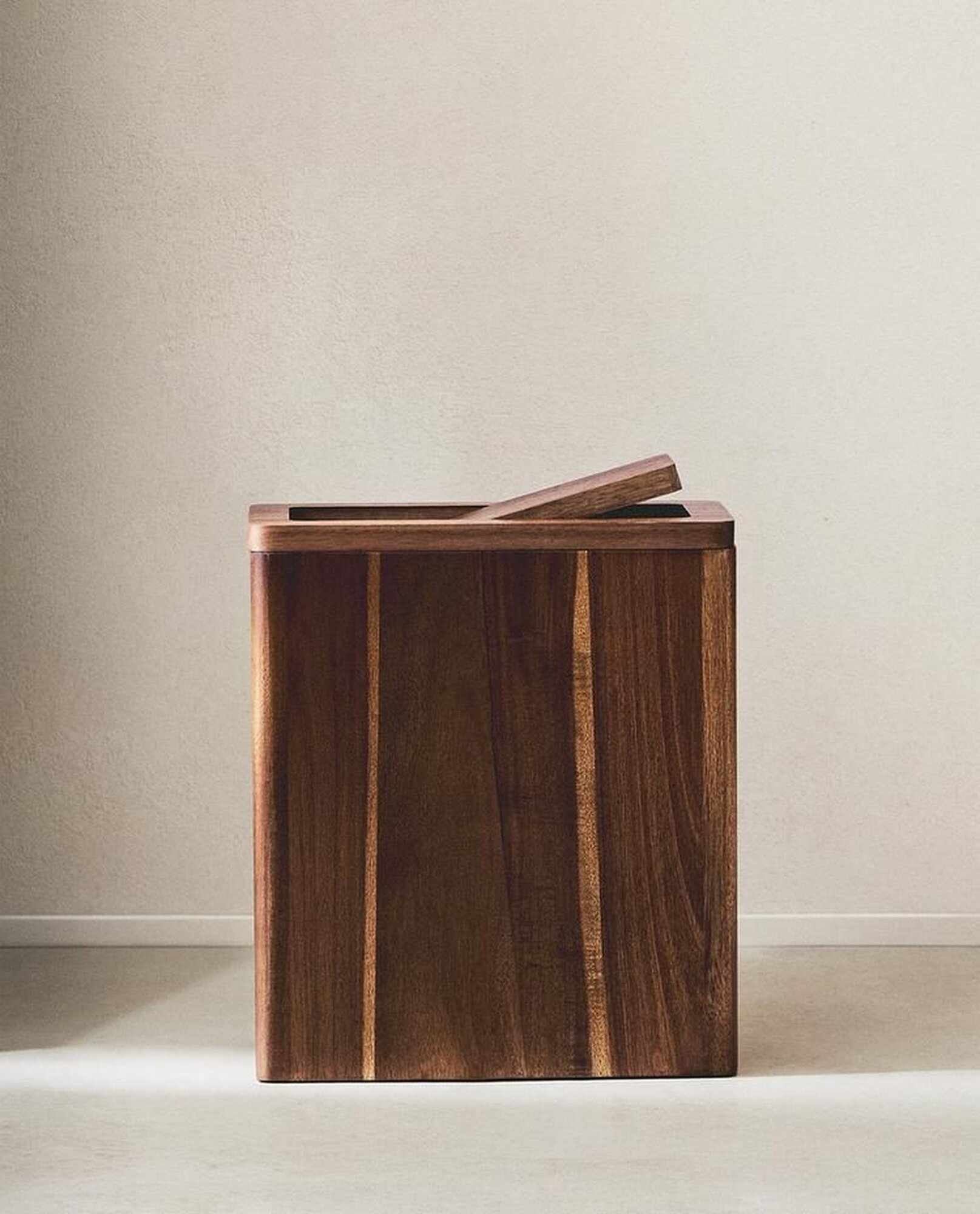 Мусорное ведро в ванную комнату ZARA HOME 6537/743 - прямоугольное, деревянное, 13 х 27 х 31 см, цвет светло-бежевый