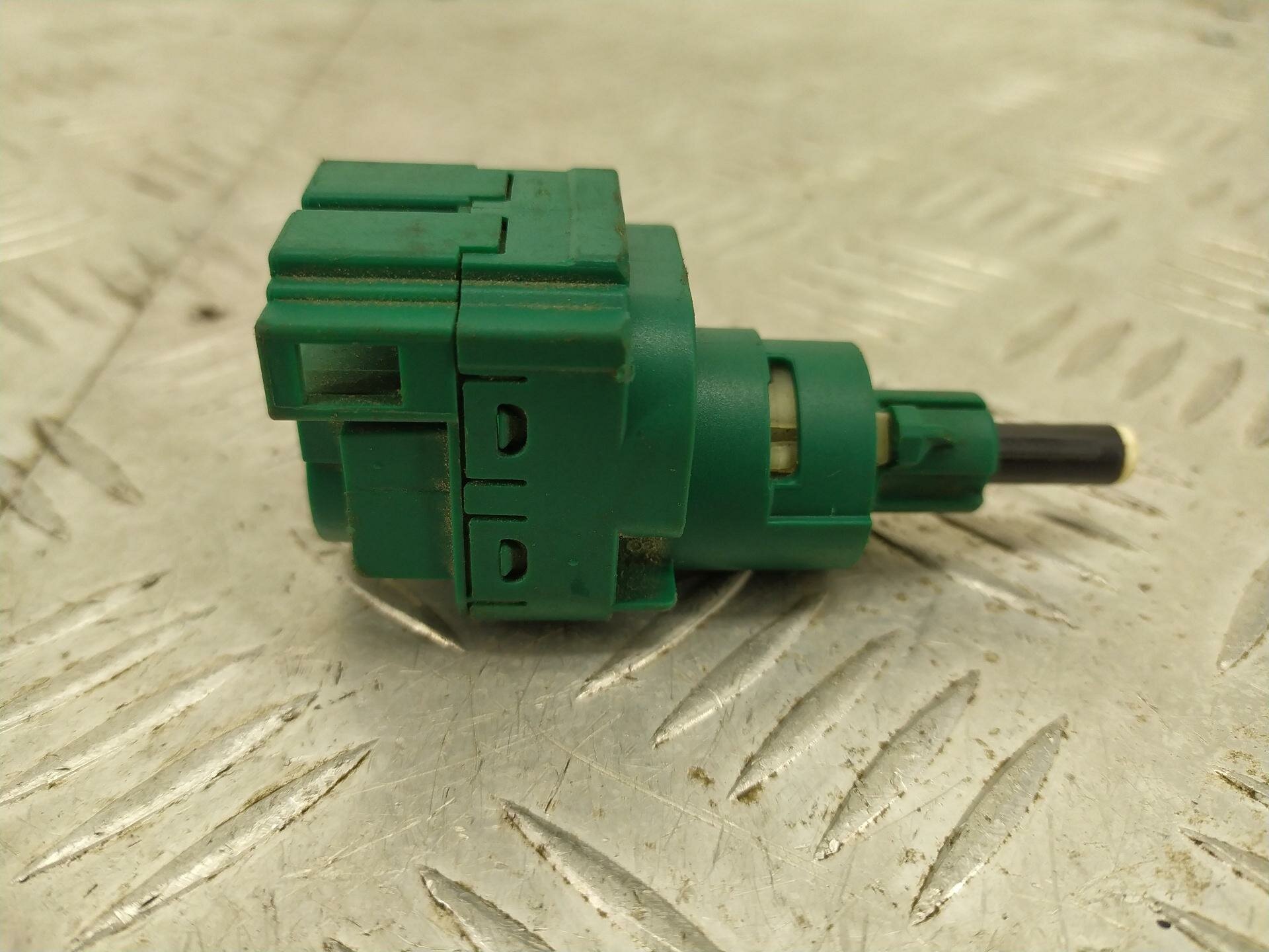 Датчик стоп-сигнала Volkswagen Golf 4 (1997 - 2006) 1C0945511A