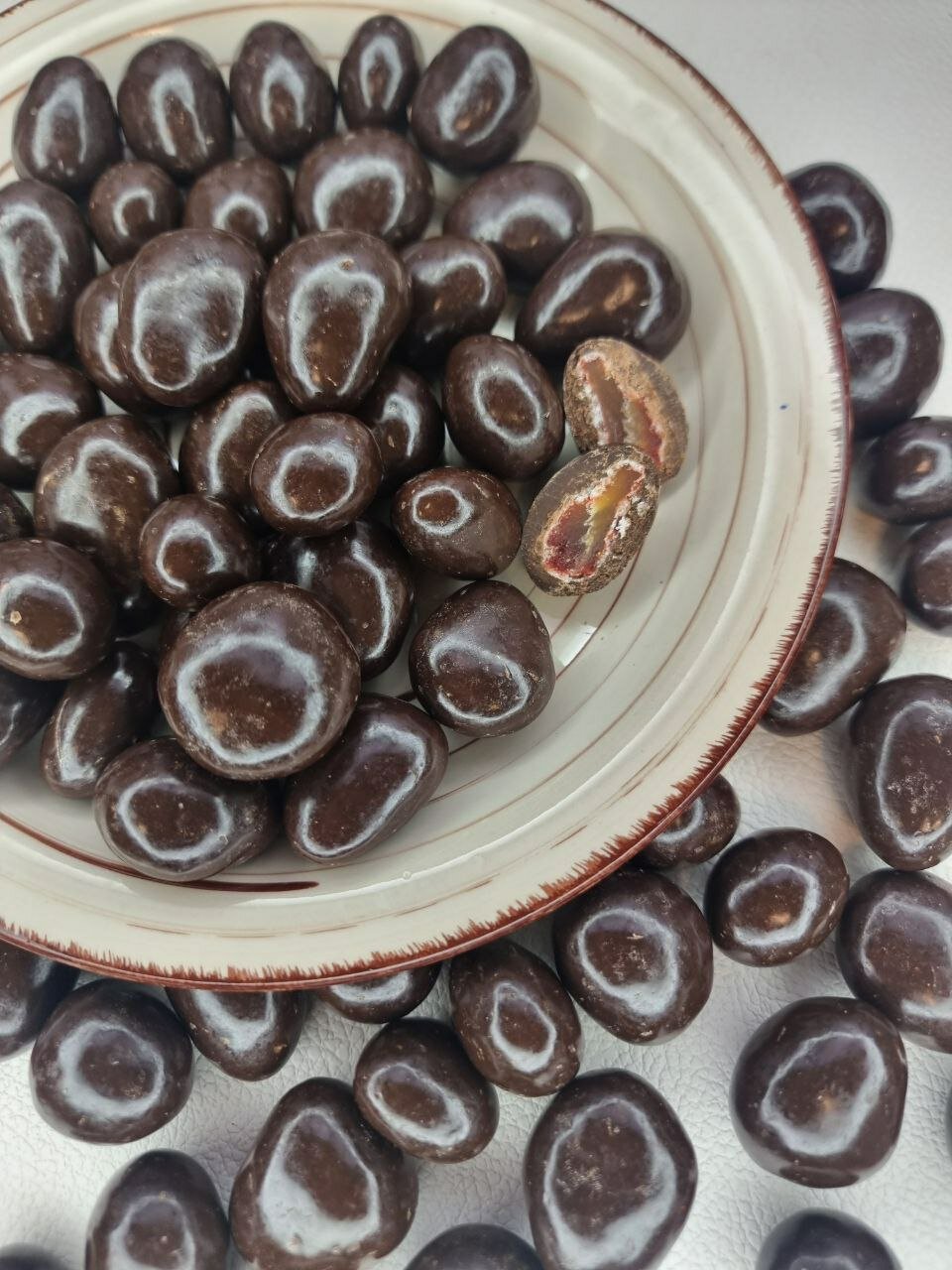 Клубника в темной шоколадной глазури 500 Гр.