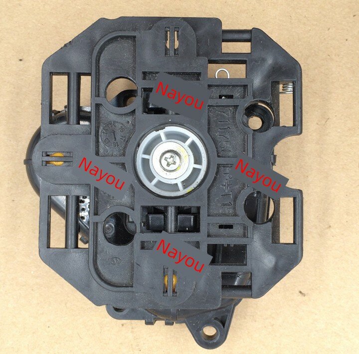 Крайняя деталь регулировочной тяги левого водительского зеркала Luxgen R3, запчасть для ремонта механизма