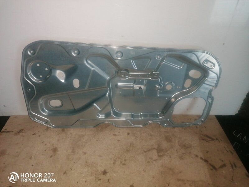 Щит двери FORD Focus 2008 Перед. Лев.