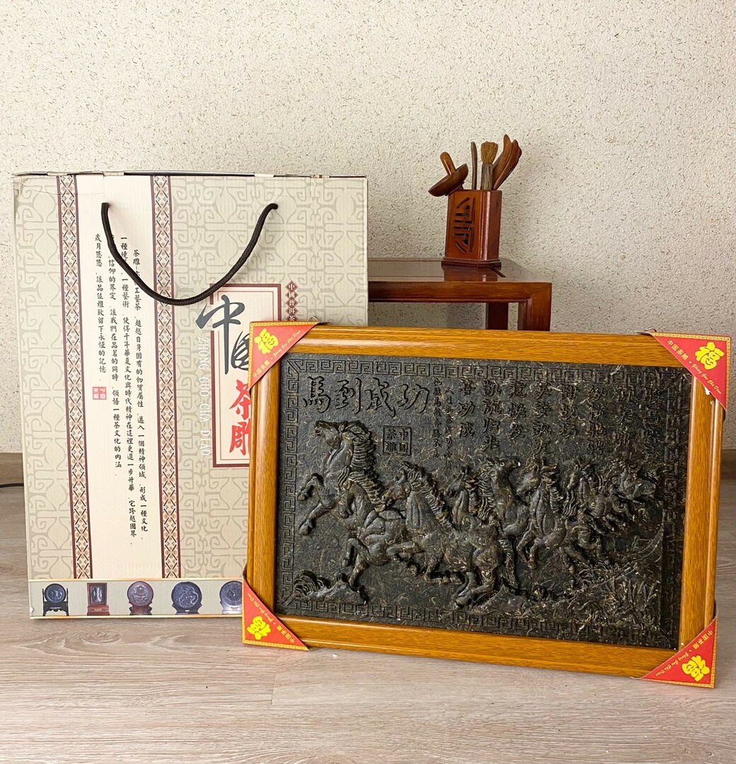 Пуэр "Лошади", чайная картина 37*50, Шен пуэр, прессованный 3000 гр.