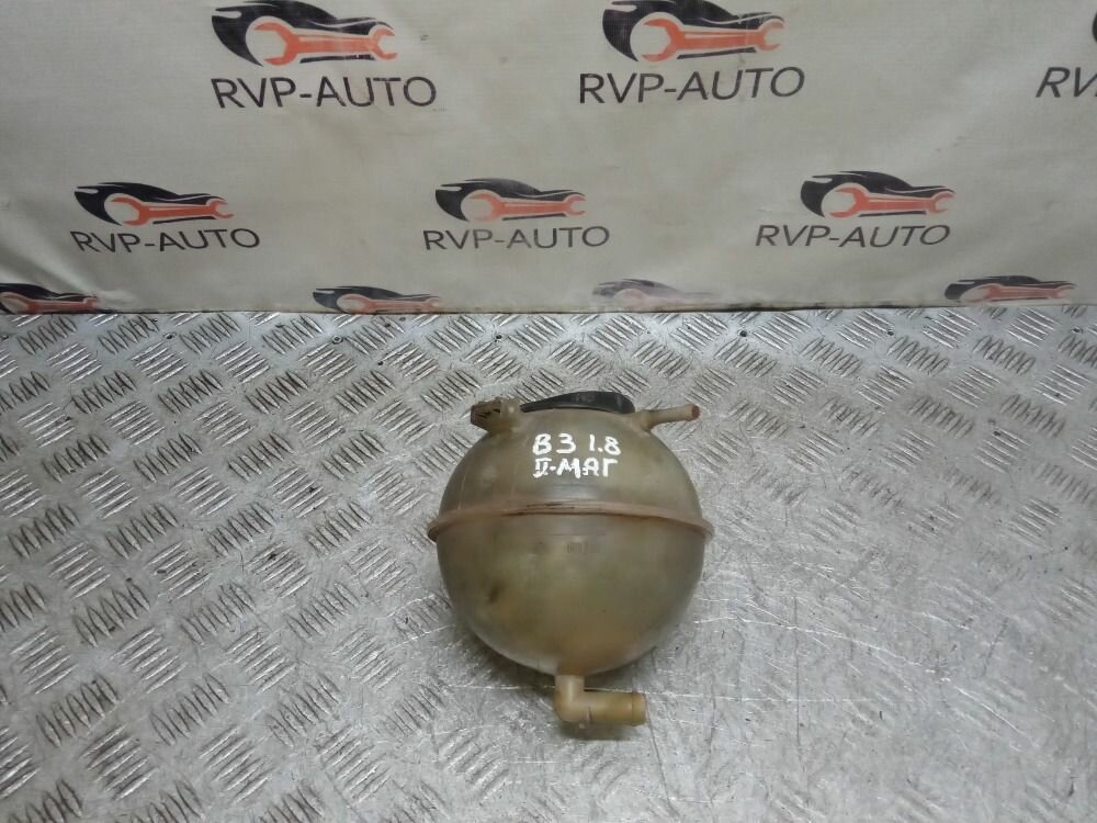Бачок расширительный Volkswagen Passat B3 1.8 (Б3) 1H0121407