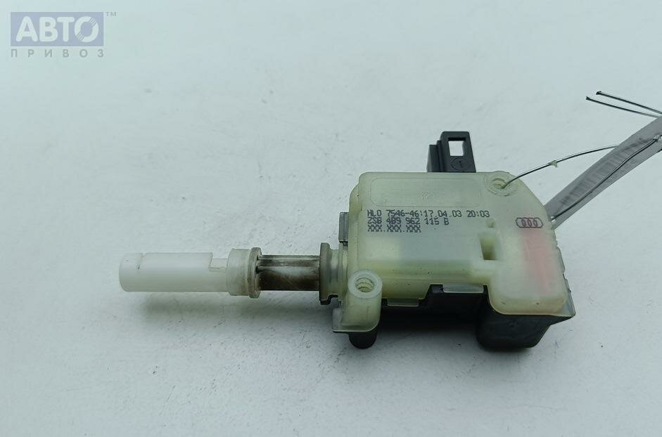 Активатор (привод) замка багажника Audi A6 C5 (1997-2005)