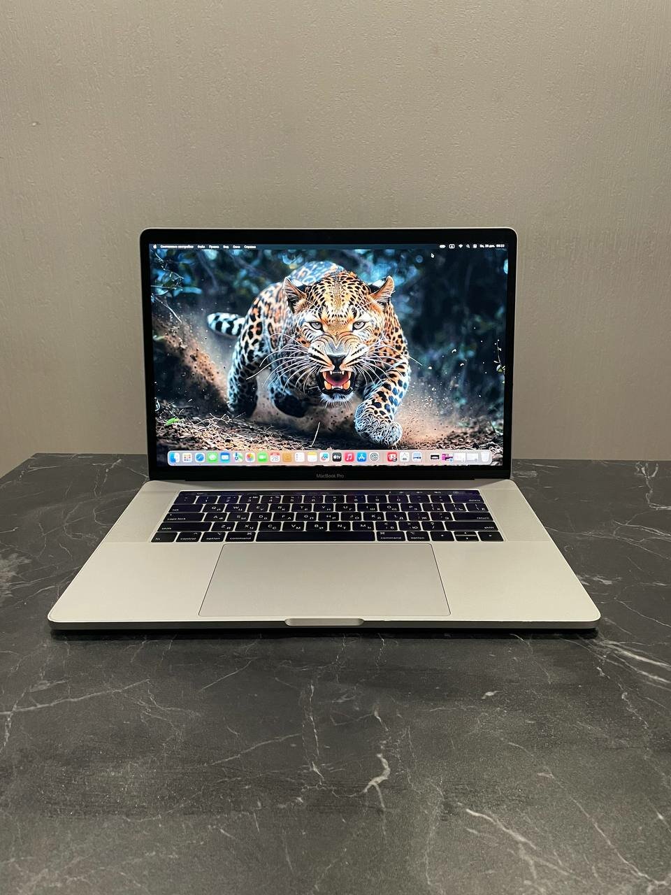 Ноутбук Apple MacBook Pro 15 2018, Intel Core i7 2.6 ГГц, 16 ГБ/512 ГБ, AMD Radeon Pro 555X, MacOS, Космический серый