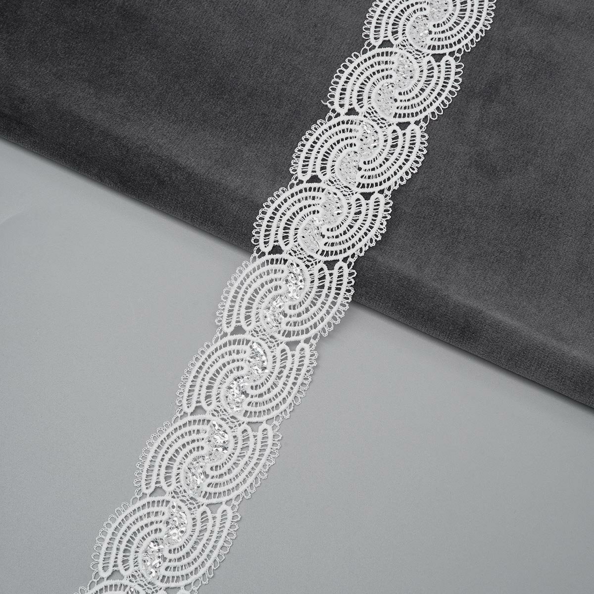 3Al192 Кружево для рукоделия гипюр с пайетками 4см*13,71м (белый), 13.72 м