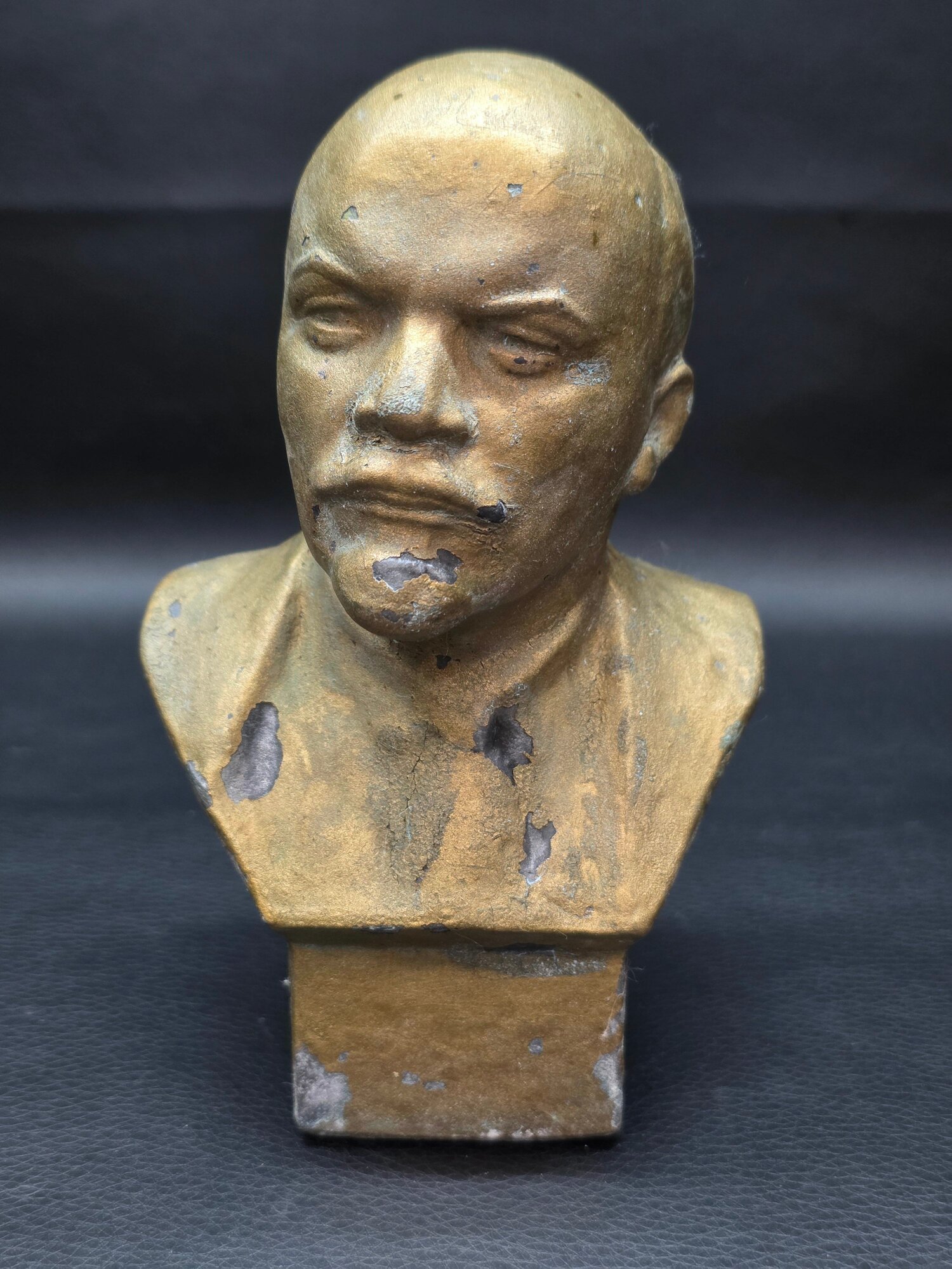 Бюст В. И Ленина автор Г. Геворкян СССР металл высота 13,5 см