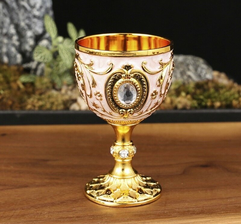 Элегантные винтажные бокалы для вина, 2 шт. бокалы для вина на ножке из цинкового сплава, ретро золотые и зеленые декоративные бокалы для домашнего бара, вечеринки