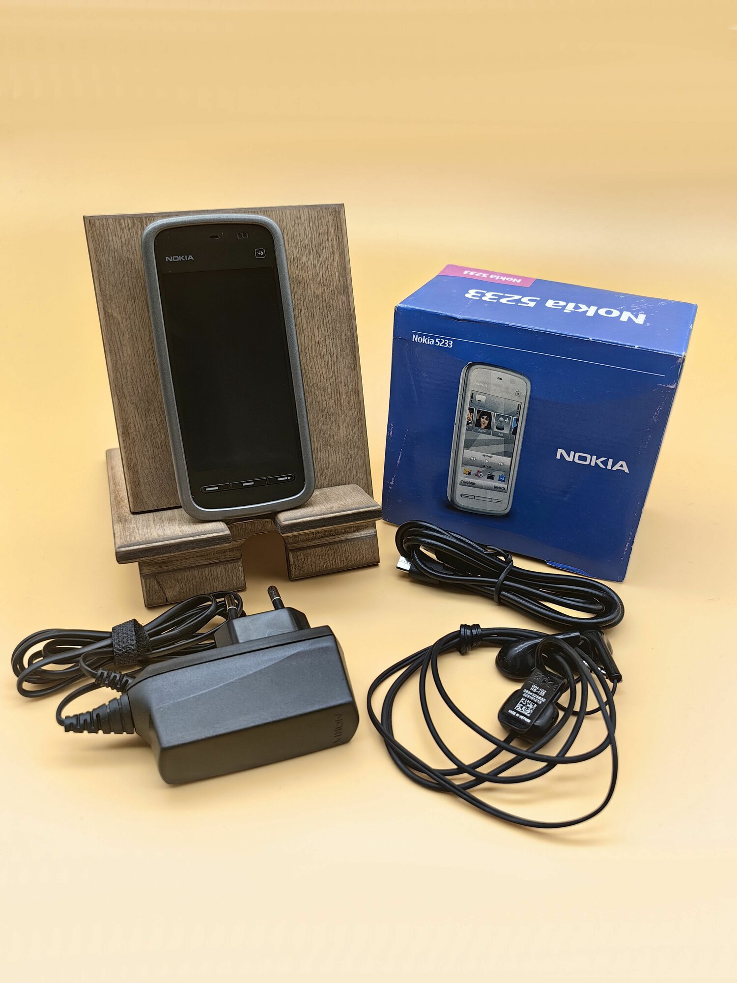 Мобильный раритетный телефон Nokia 5233, Черный