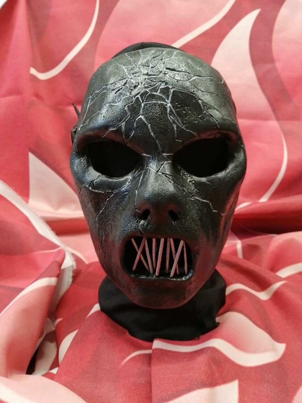 Маска Пола Грея из группы "Слипкнот"