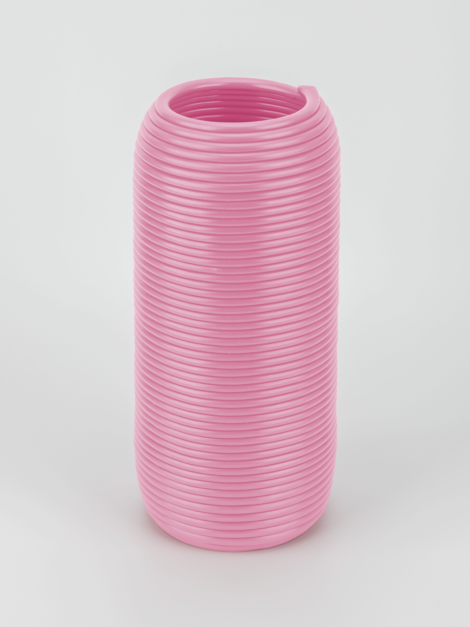 Ваза, напечатанная на 3D принтере из переработанного пластика, цвет - розовый