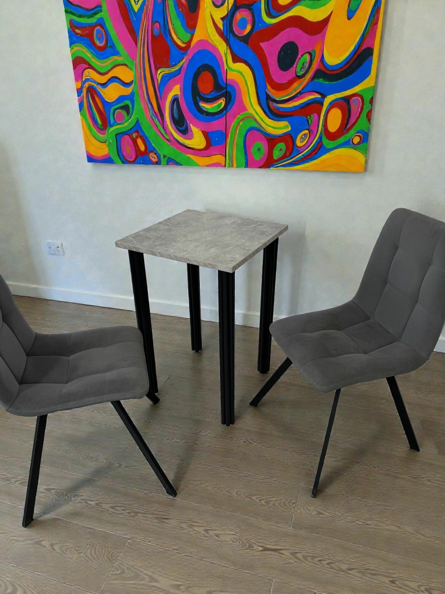 Дизайнерский стол обеденный/ цвет Бетон Светлый, 50*50 см. Ножки черные.