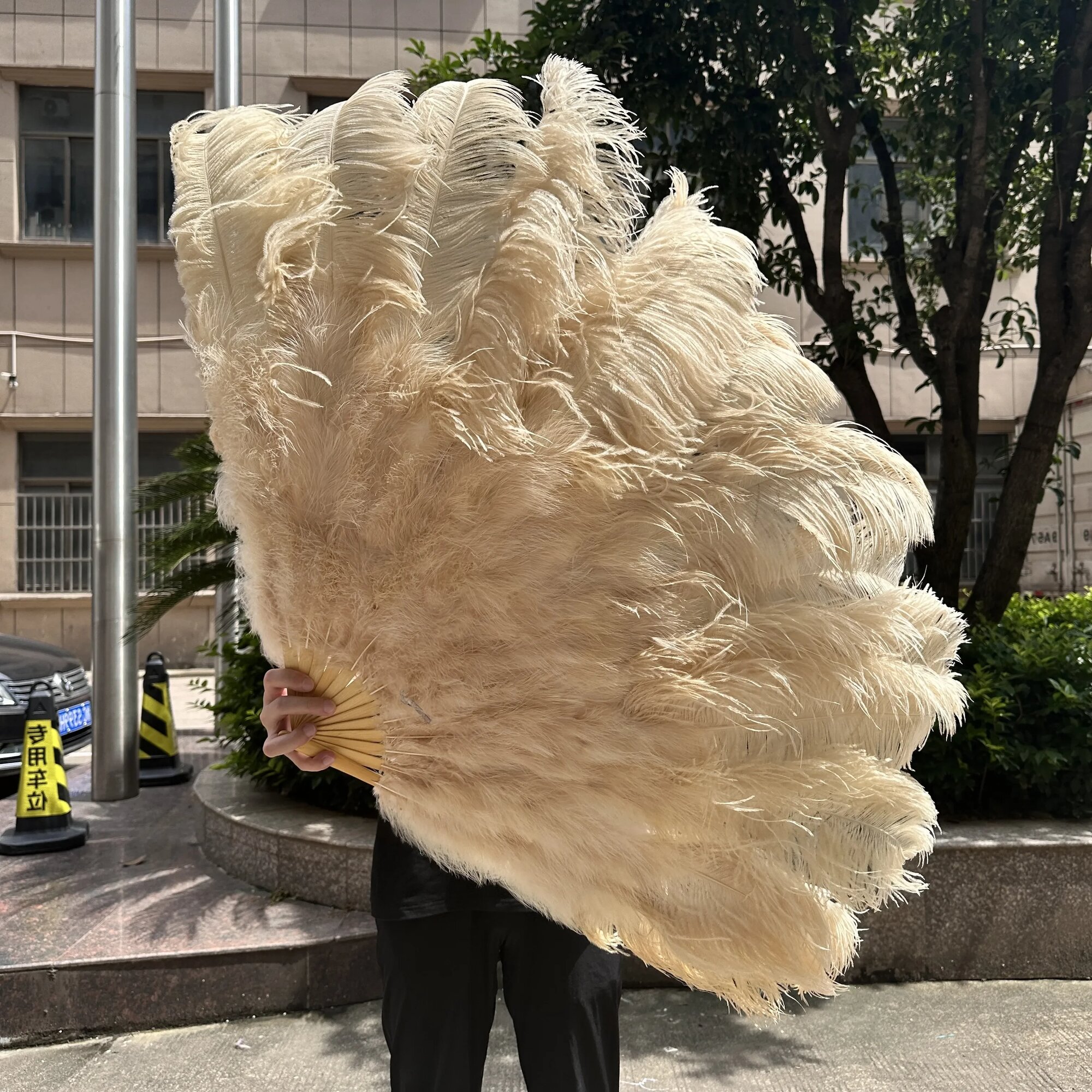 Натуральный веер из страусиных перьев 130 см 47 Dark Khaki, 100cm 1PCS left hand