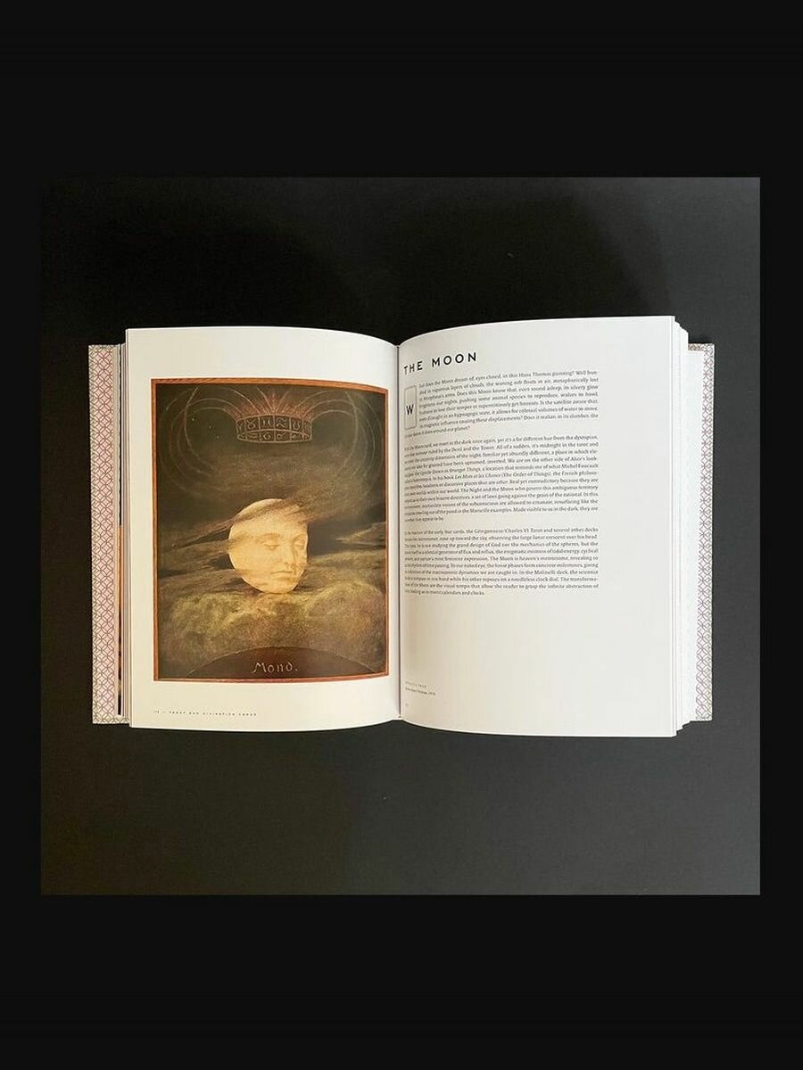 Книга Abrams "Tarot and Divination", 2021 год, 400 страниц, картонная обложка — фото 1