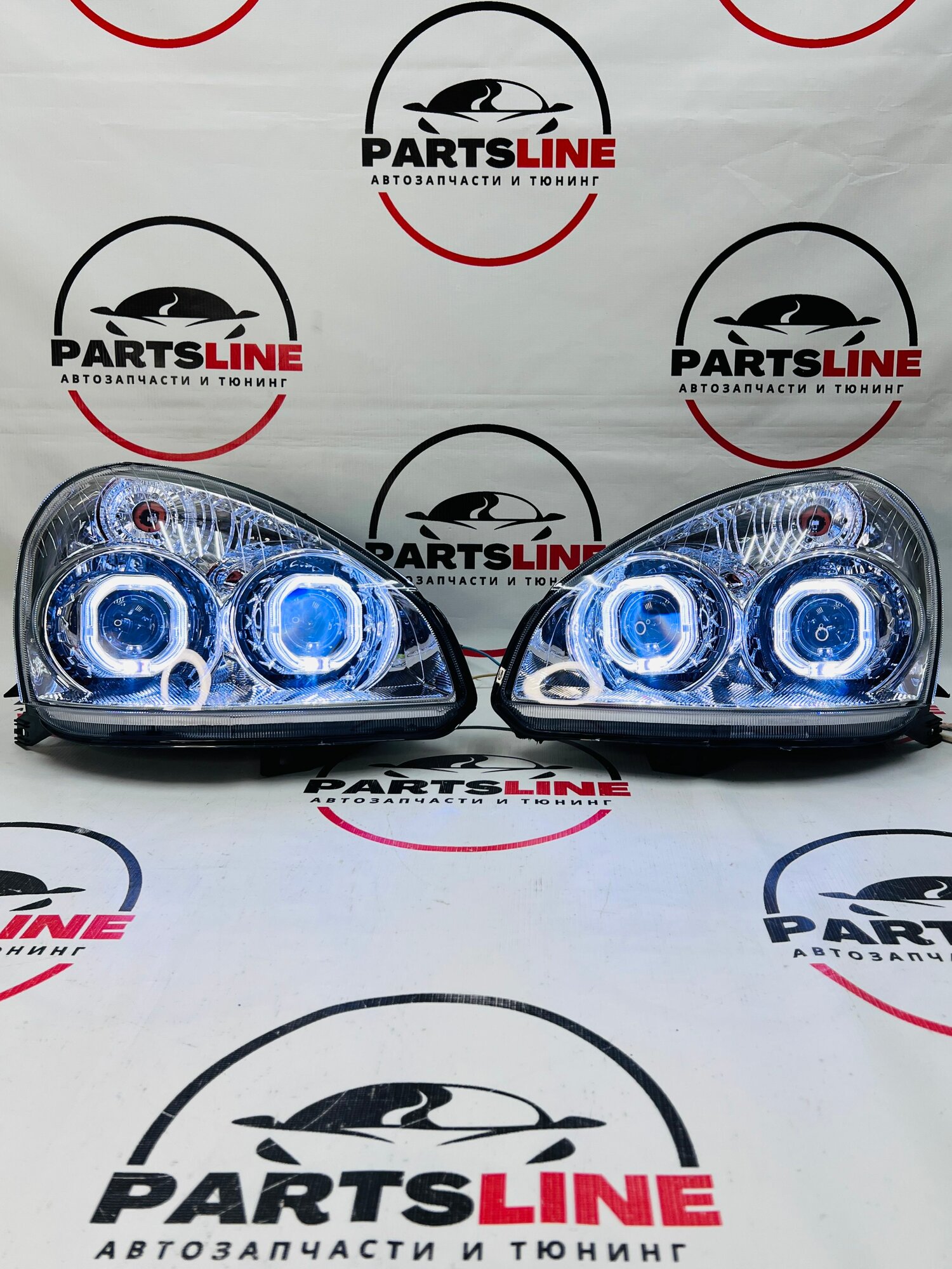 Передние фары Приора 4 Bi-xenon линзы квадратное ДХО хром маска