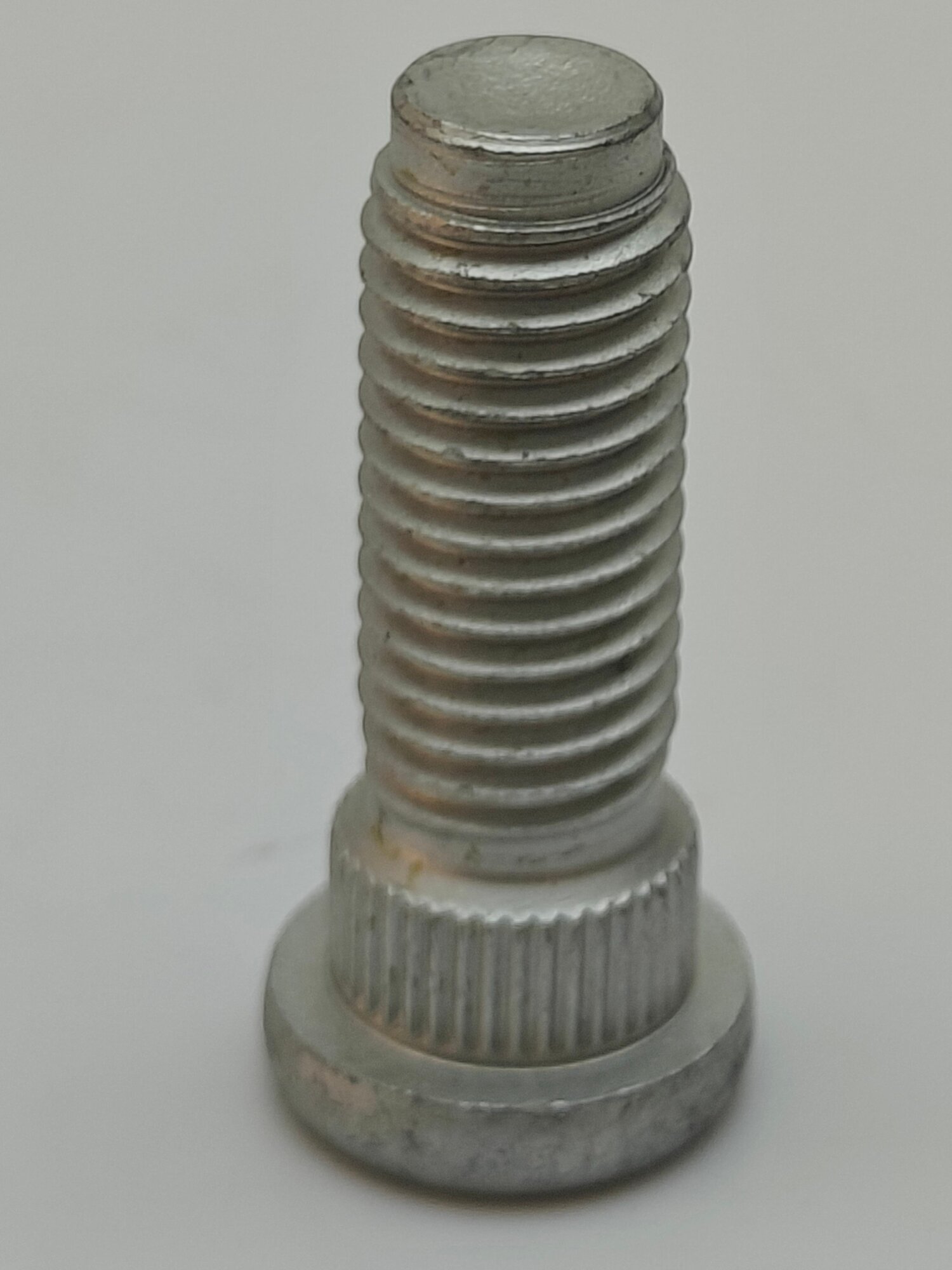 Шпилька колеса переднего Transit