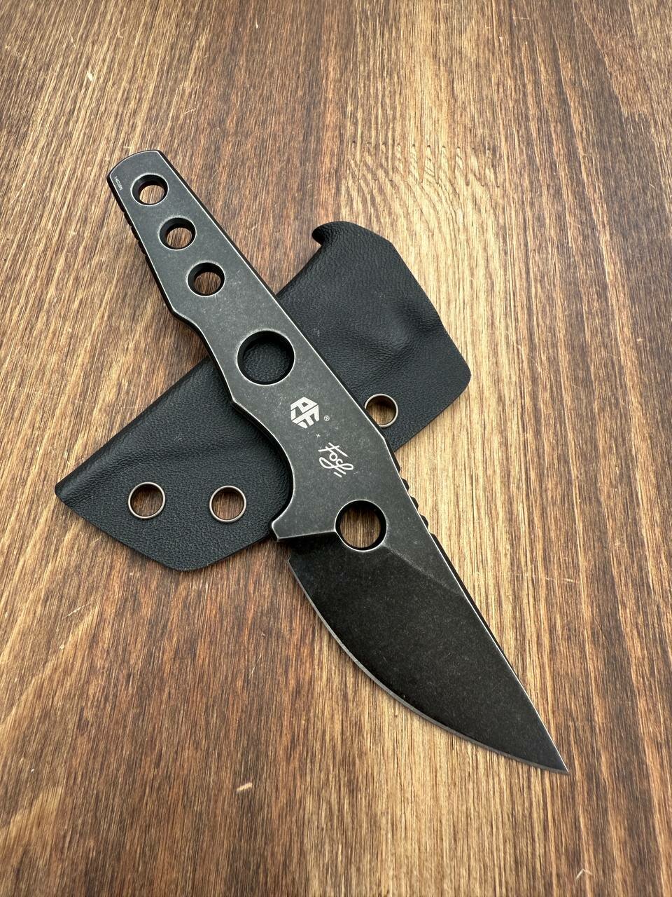 Скелетный нож Petrified Fish Bison stonewash сталь14C28N, ножны кайдекс, черный