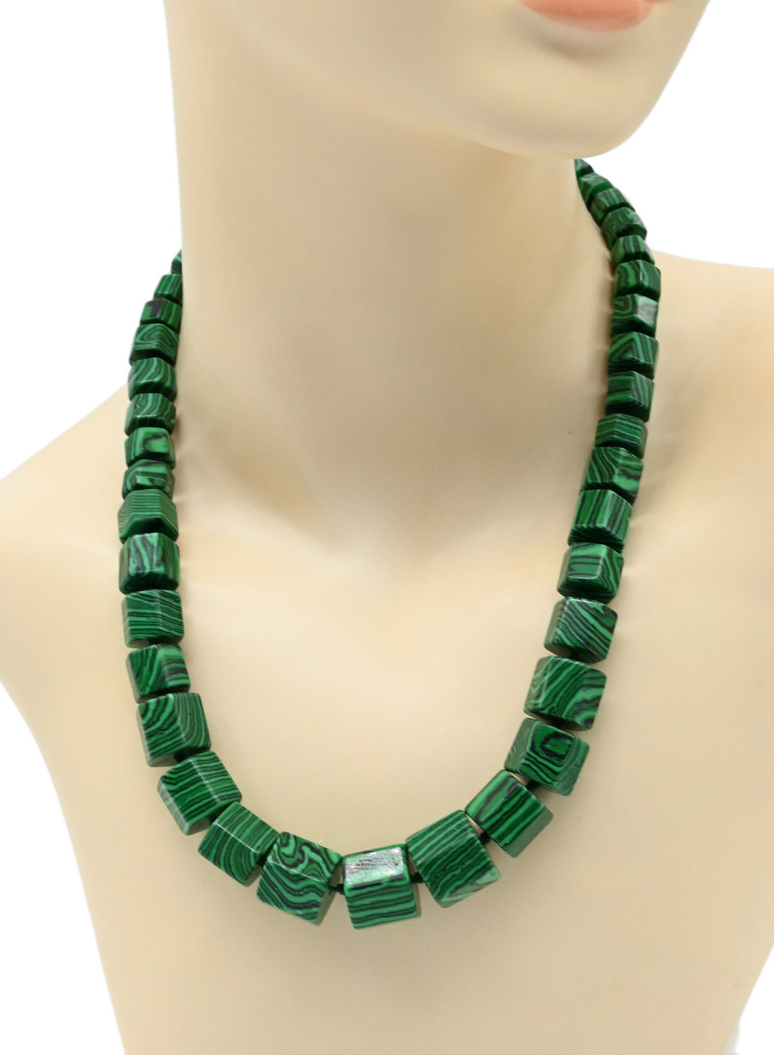 Колье, малахит