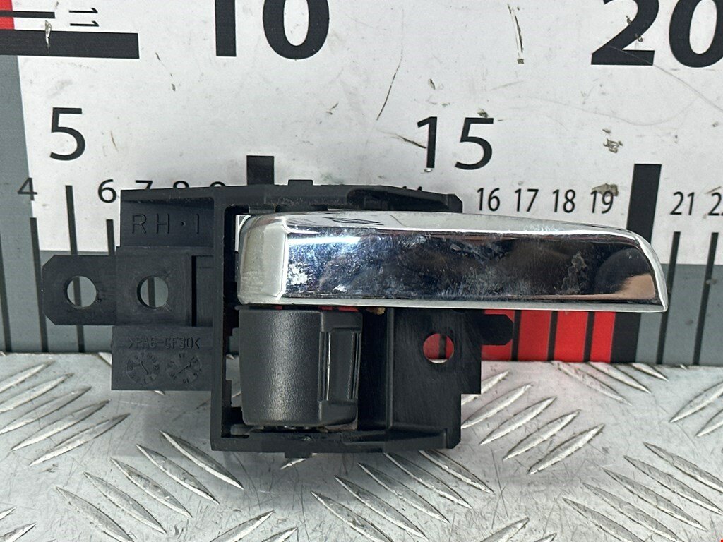 Ручка двери внутренняя передняя правая Mitsubishi ASX 5716A480XB арт. 2258316