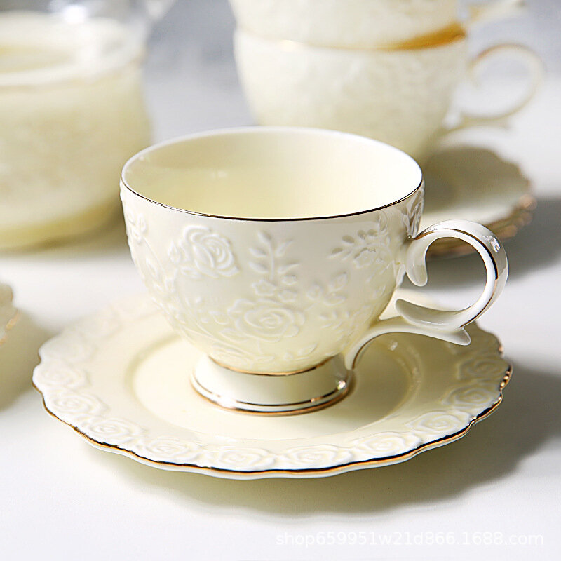 Фарфоровая чайная пара "Золотая роза" – роскошные чашка и блюдце