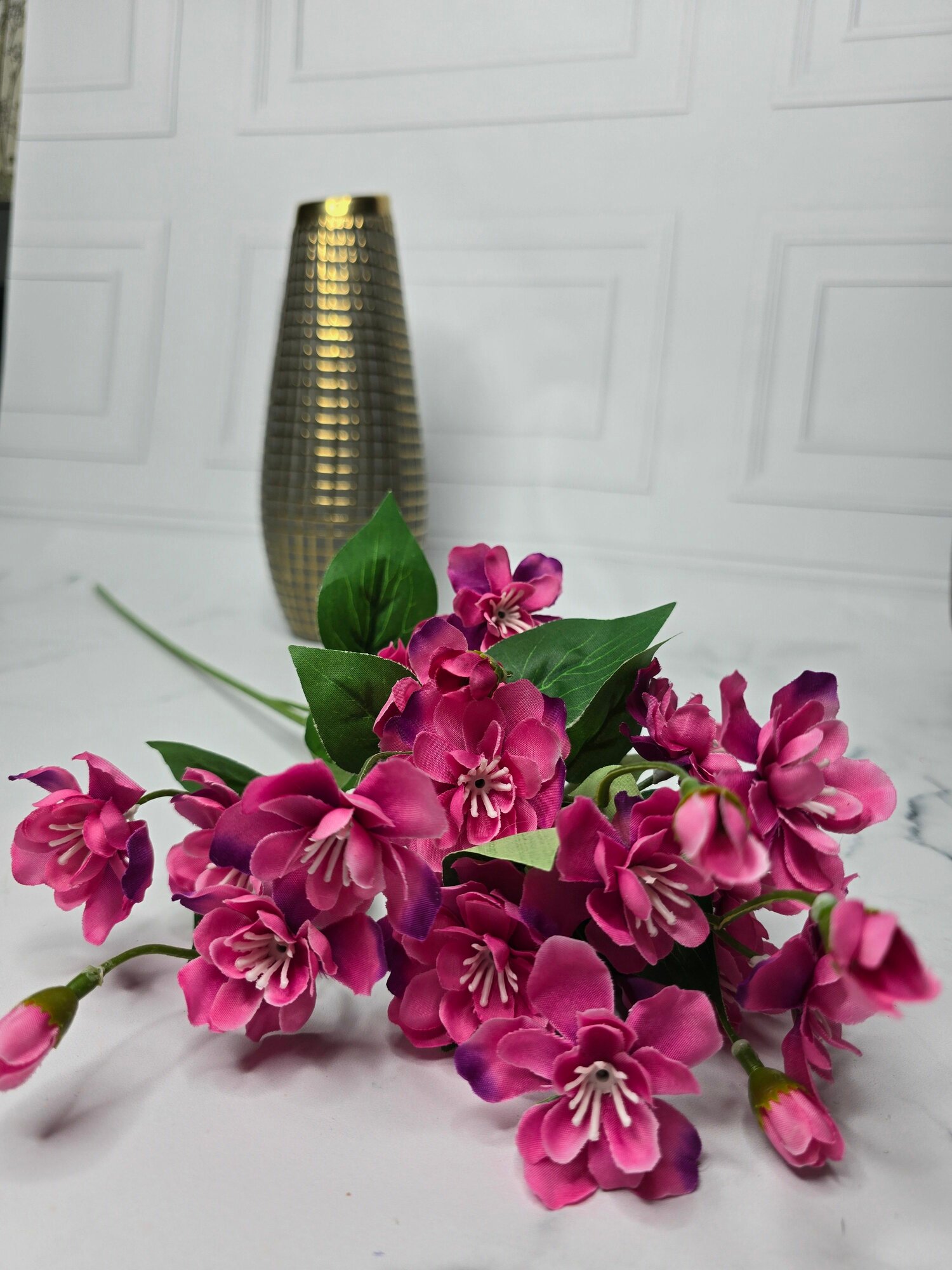 Искусственная ветка Holodilova, жасмин, длина 60 см, малиновая