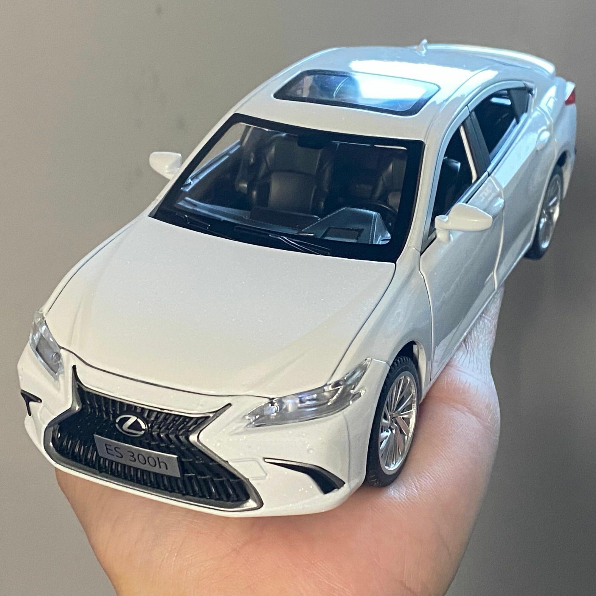 Коллекционирование автомобилей Лексус ES300H, 1:24 Lexus ES300H, роскошный салон, Модель автомобиля из сплава, Со звуком и светом