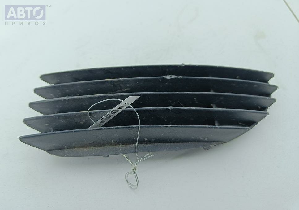 Решетка (заглушка) в бампер Opel Omega B (1994-2003)