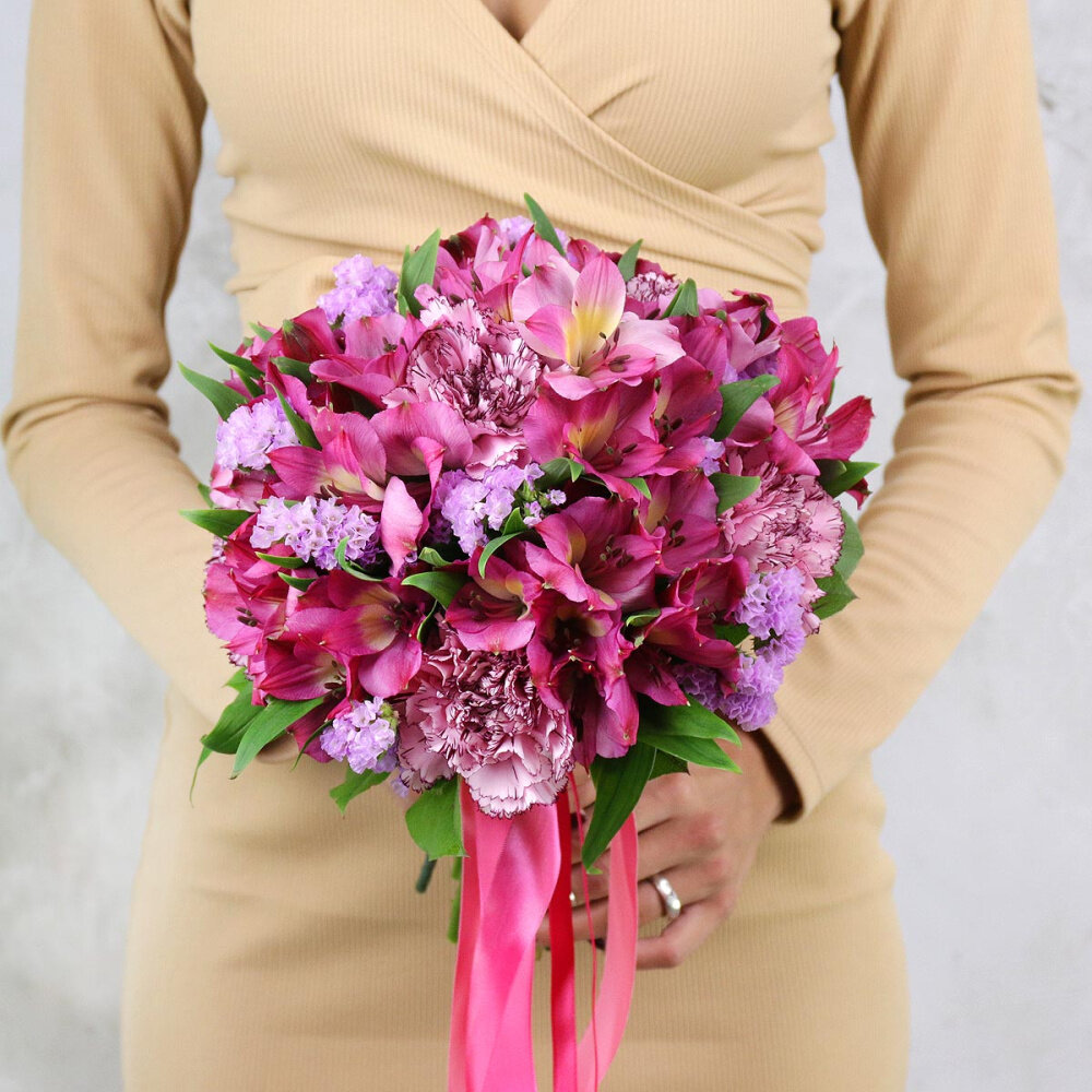 Букет Маркет "Альстромерии, гвоздики, статица", 28см, на стеблях